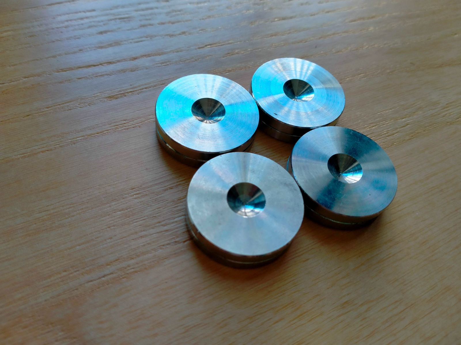 Hi-End 1 Tier Audio Stand/ Rack in light Oak, suitable for Monoblocs or ...