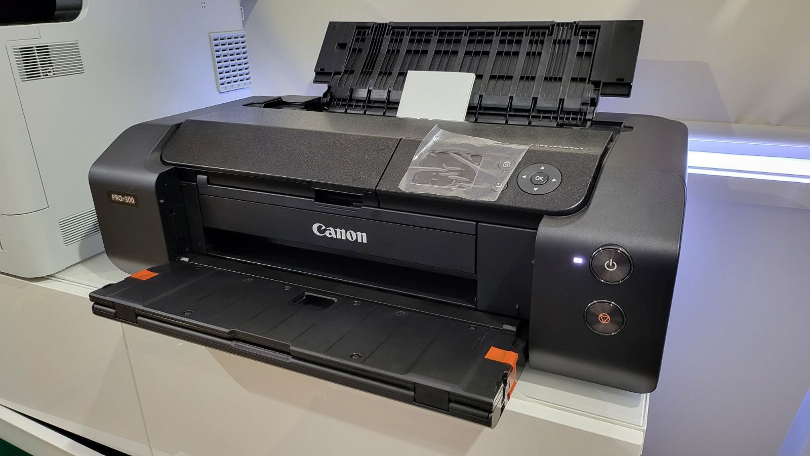FS: Canon imagePROGRAF Pro-300 A3+ Professional Wireless Colour Inkjet ...