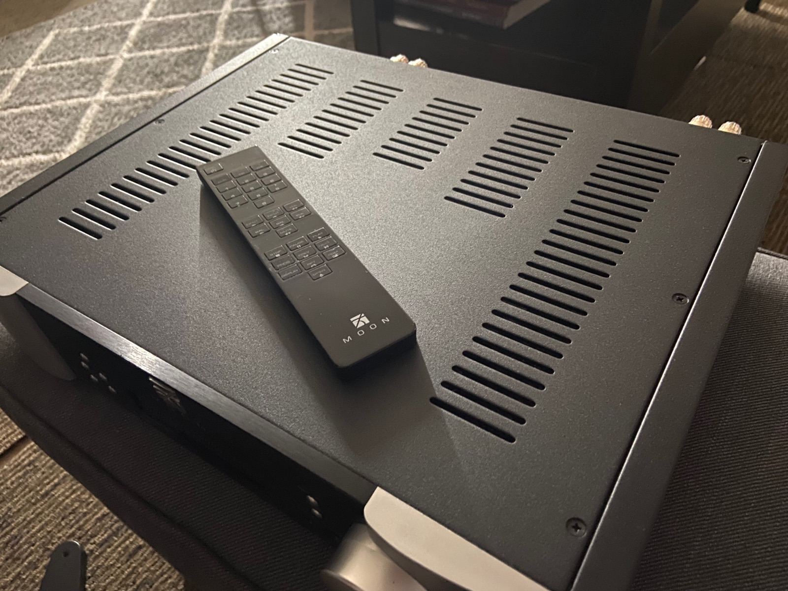 WITHDRAWN: Dynaudio Confidence & Simaudio Moon (speaker & amp) bundle ...