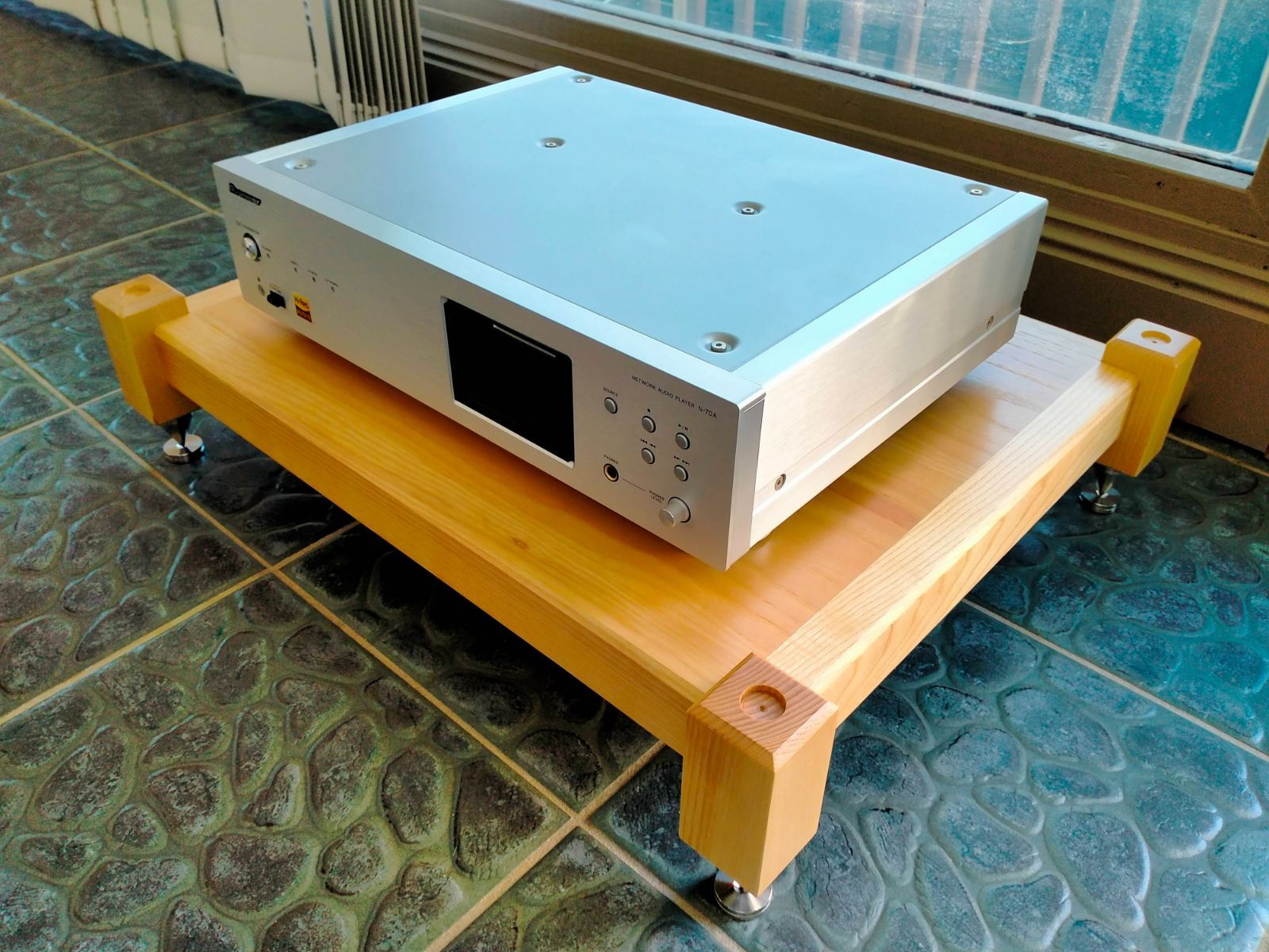 Hi-End 1 Tier Audio Stand/ Rack in light Oak, suitable for Monoblocs or ...