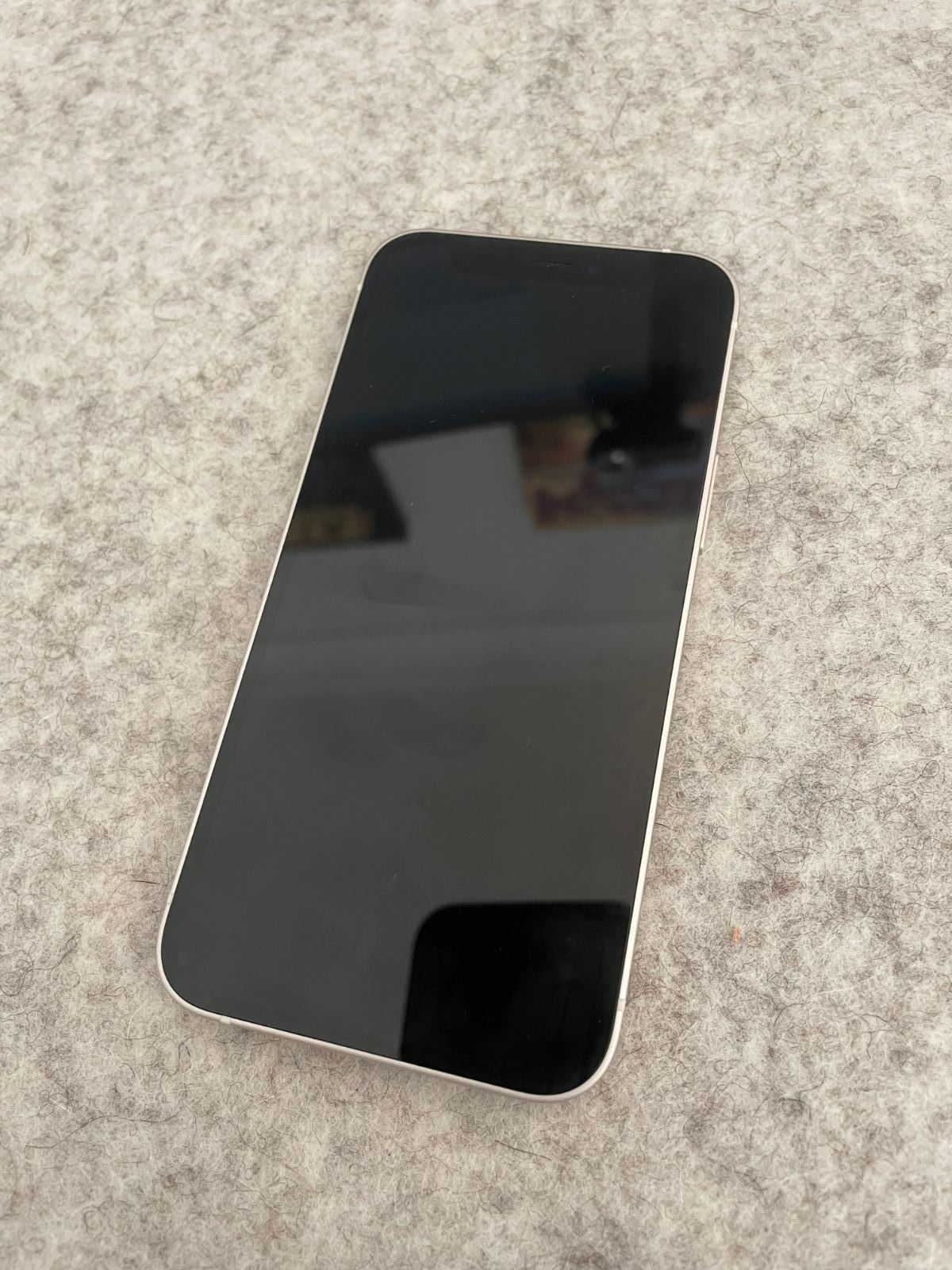 FS: iPhone 12 mini 64gb (white) with clear Apple magsafe case ...