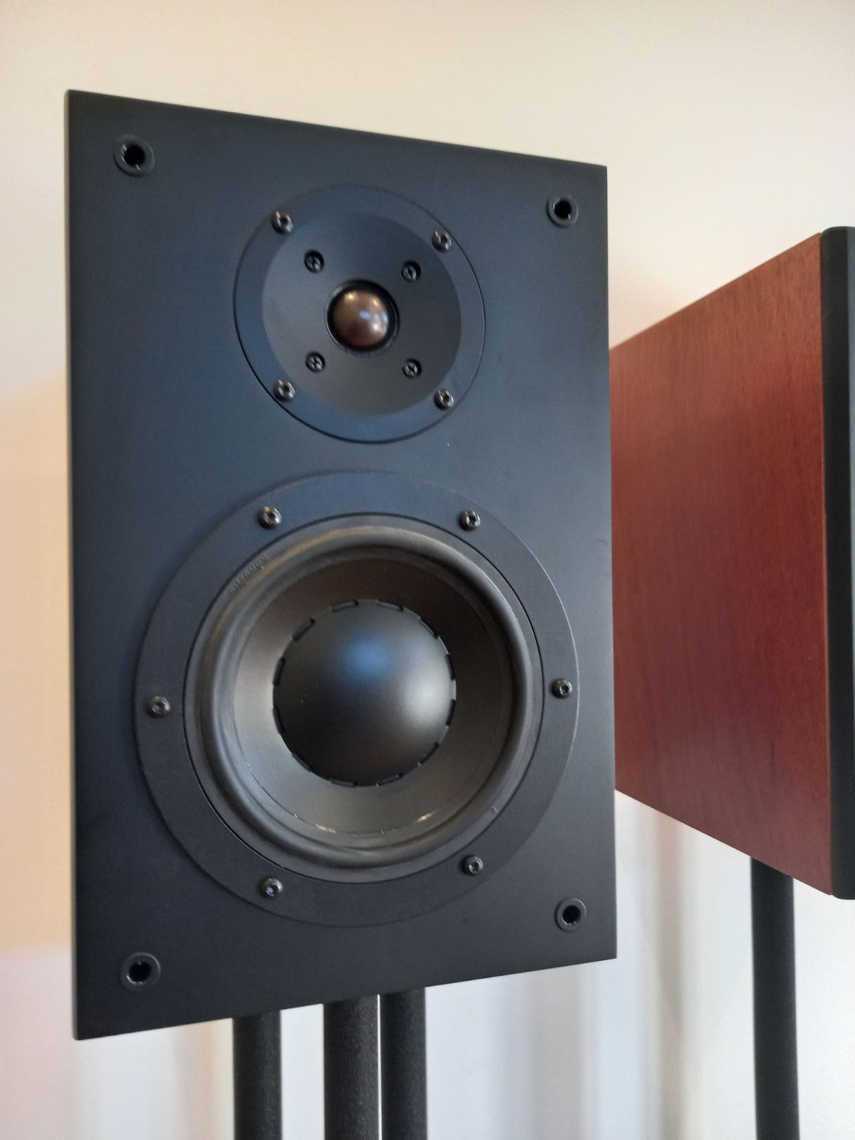 FS: note perfect Alpha bookshelf speakers on stands |﻿ Stereo, Home ...