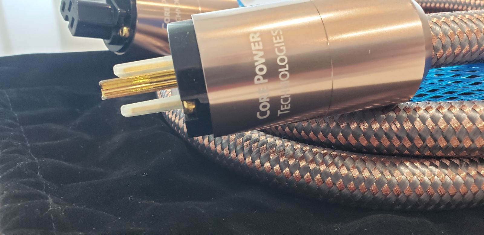 AC Power cables (3) Core Power 1.8m Gold series with US plugs - Hi-Fi ...