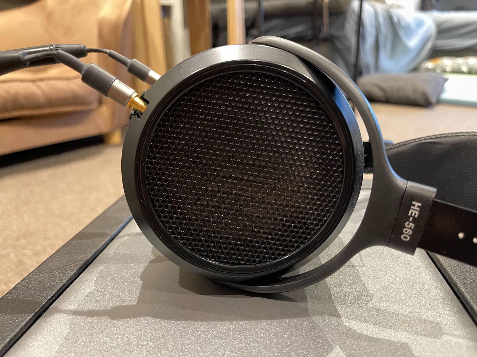 Price drop: Hifiman HE-560 Planar Magnetic Headphones - Stereo, Home ...