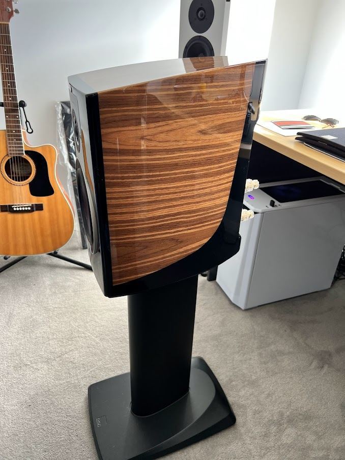Final price drop - Dali Epicon 2 stand mount speaker + stands - Stereo, Home Cinema, Headphones ...
