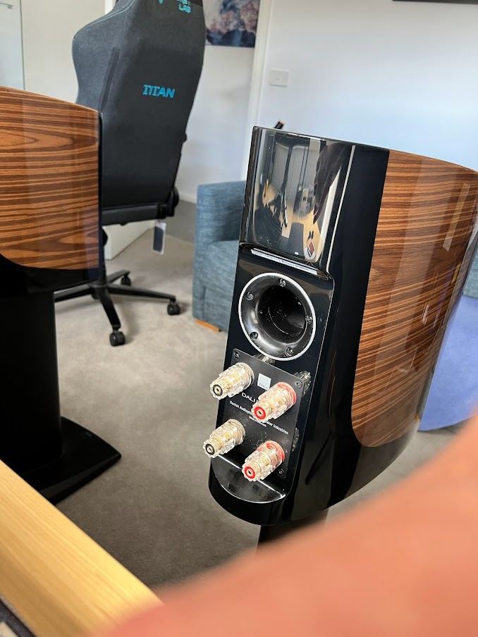 Final price drop - Dali Epicon 2 stand mount speaker + stands - Stereo, Home Cinema, Headphones ...