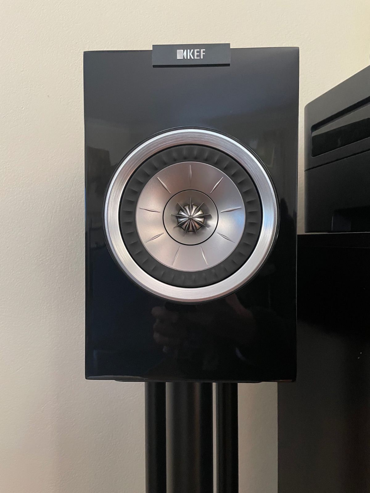 KEF R100 - Gloss Black - Stereo, Home Cinema, Headphones Components ...