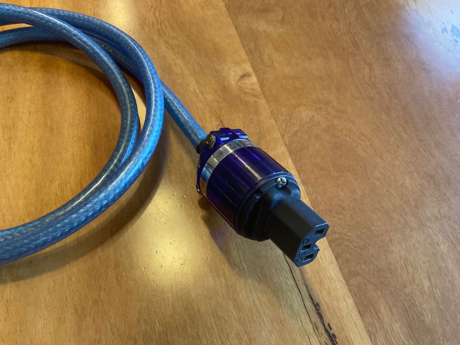 FS: Isotek Elite GII Power Cable (US plug to IEC C15) 1.5 m - Hi-Fi and ...