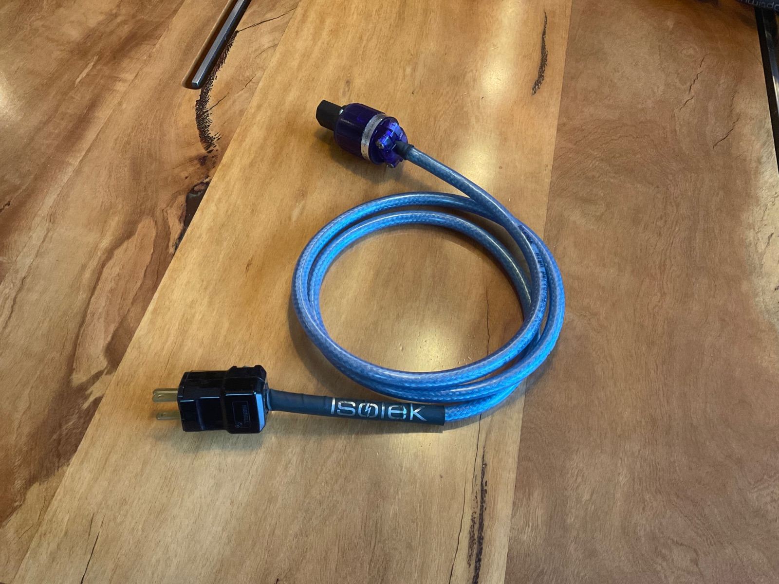 FS: Isotek Elite GII Power Cable (US plug to IEC C15) 1.5 m - Hi-Fi and ...