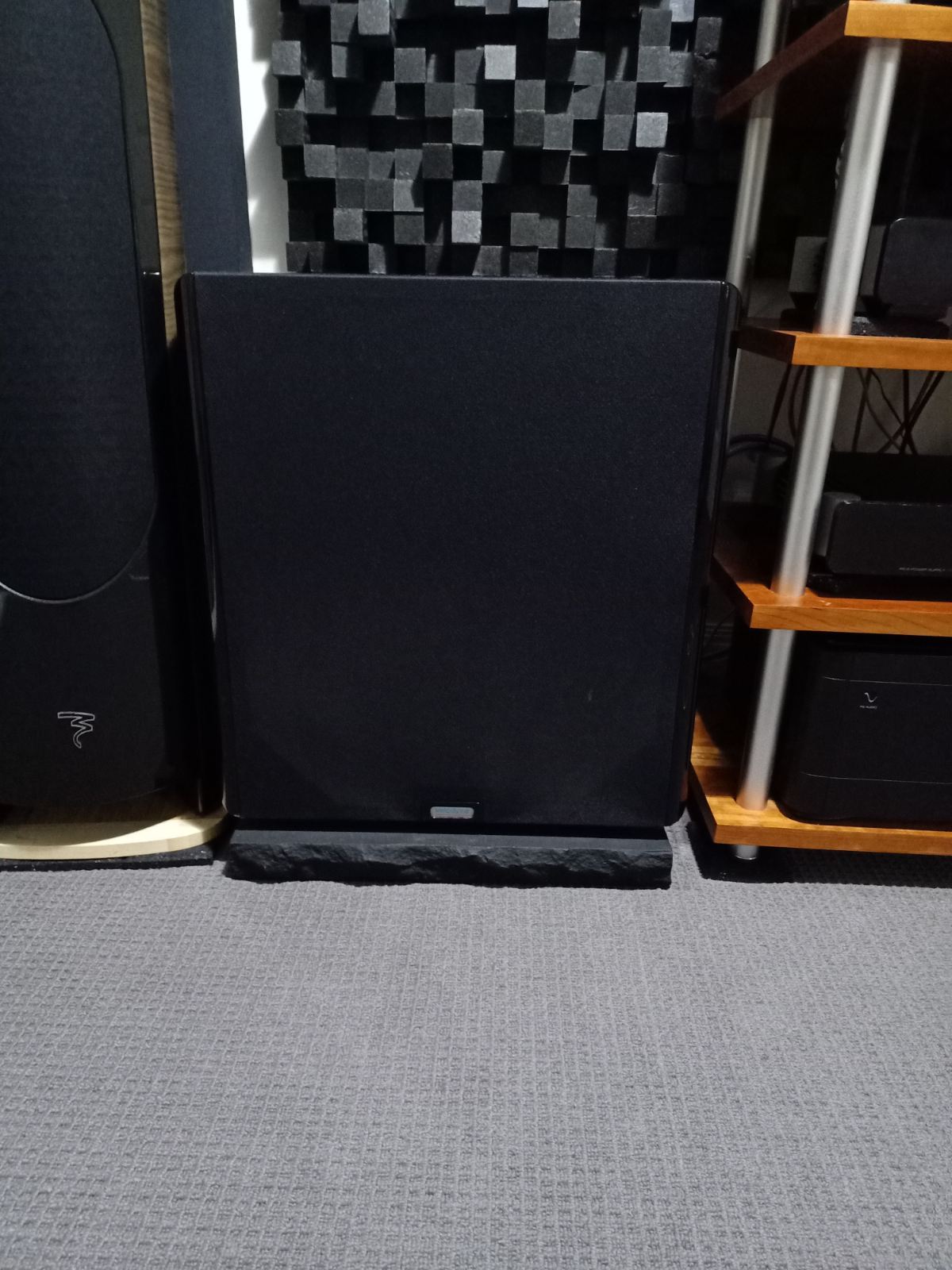 Velodyne DD18 - Stereo, Home Cinema, Headphones Components - StereoNET