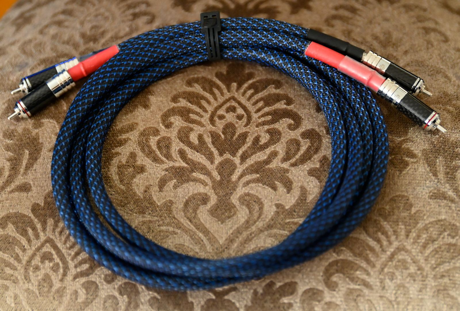 FS: Pair of Hi-end RCA cables 1.5m Made in USA - Hi-Fi and Cinema ...