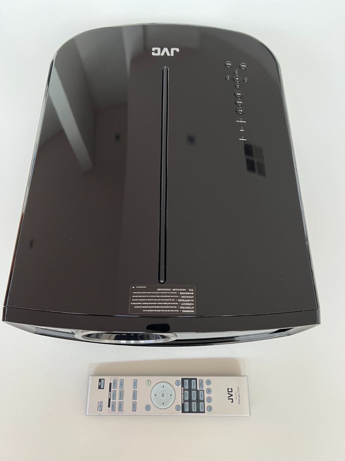 FS: JVC DLA-HD550 Projector & LP Morgan Galleria Projection Screen 100 ...