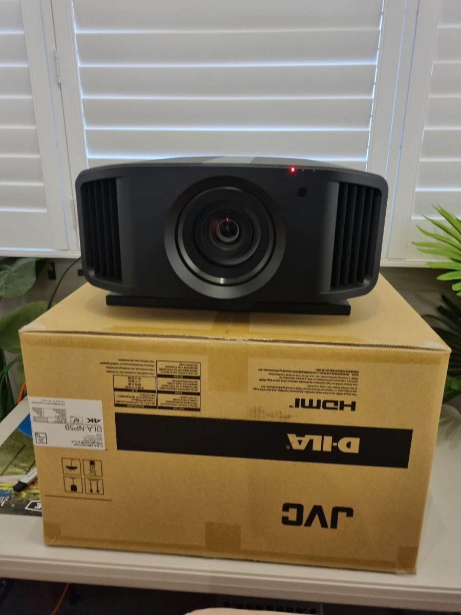 FS: JVC NP5 Projector 20 hours use - Stereo, Home Cinema, Headphones ...