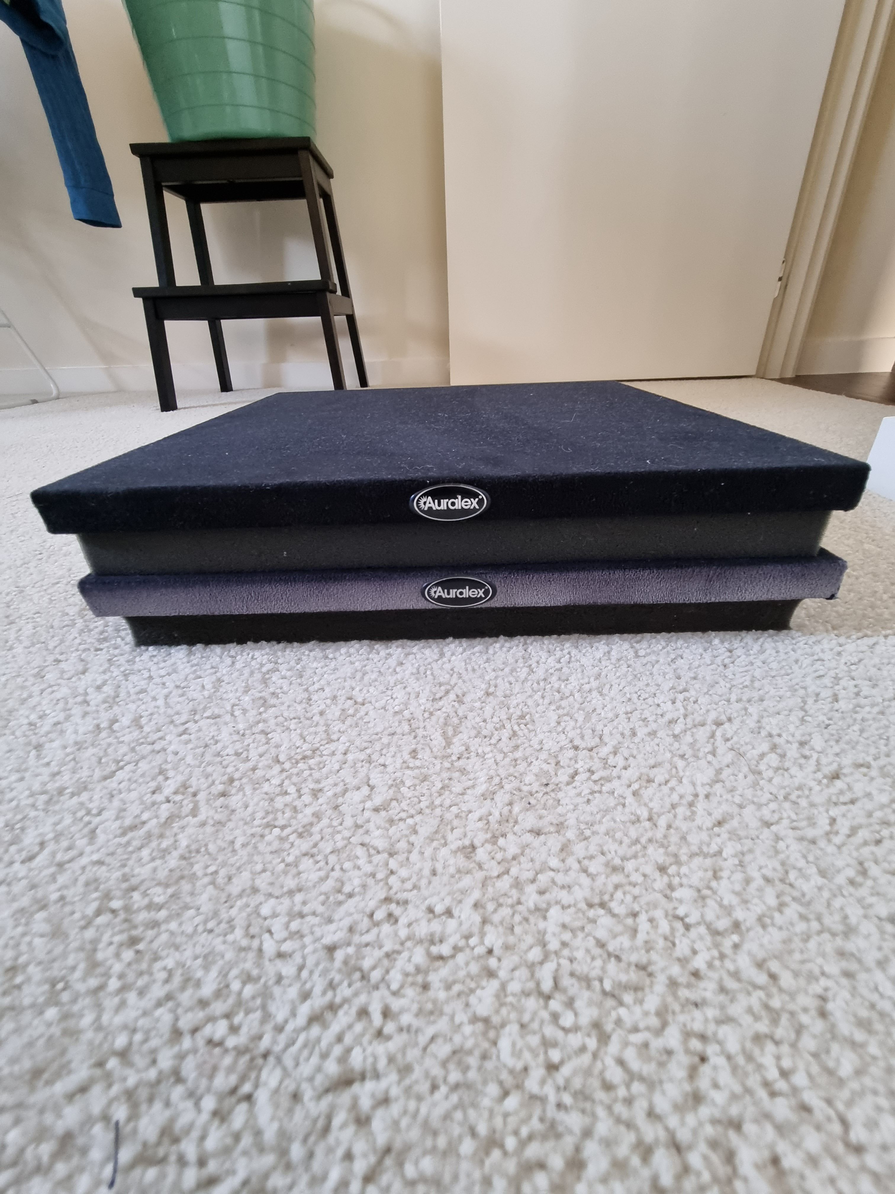 2 X Auralex SubDude 11 Subwoofer isolation platforms - Hi-Fi and Cinema ...