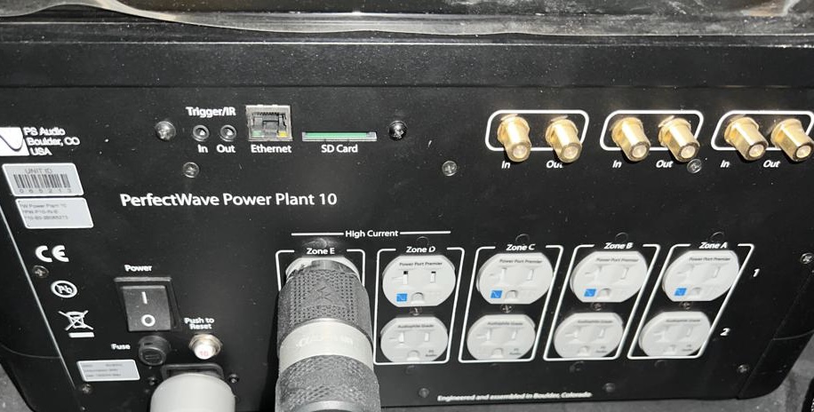 PS Audio Powerplant P10 USA plugs Black 10 outlets - Stereo, Home ...