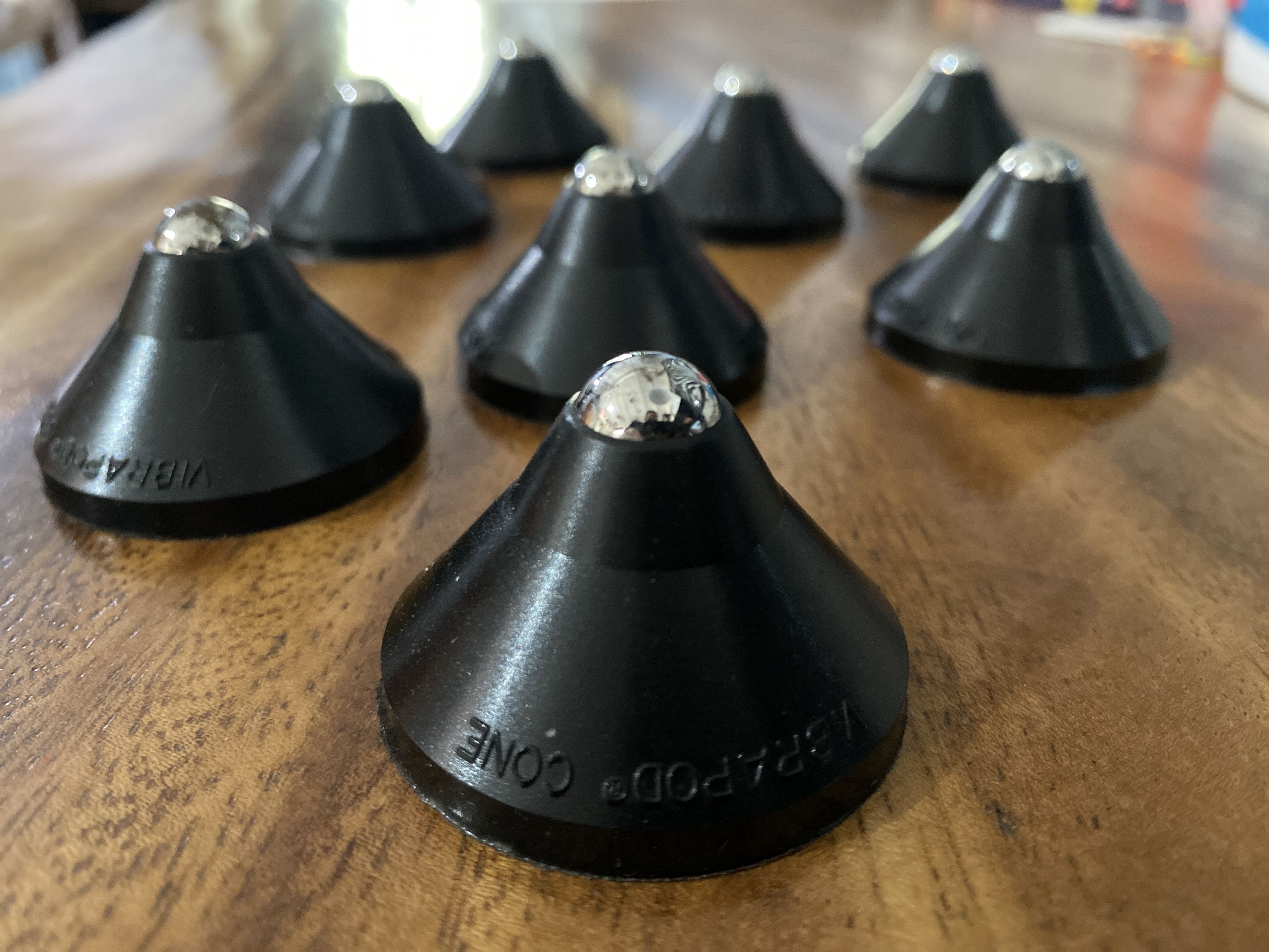 8 x Vibrapod Cones - Hi-Fi and Cinema Cables & Accessories - StereoNET
