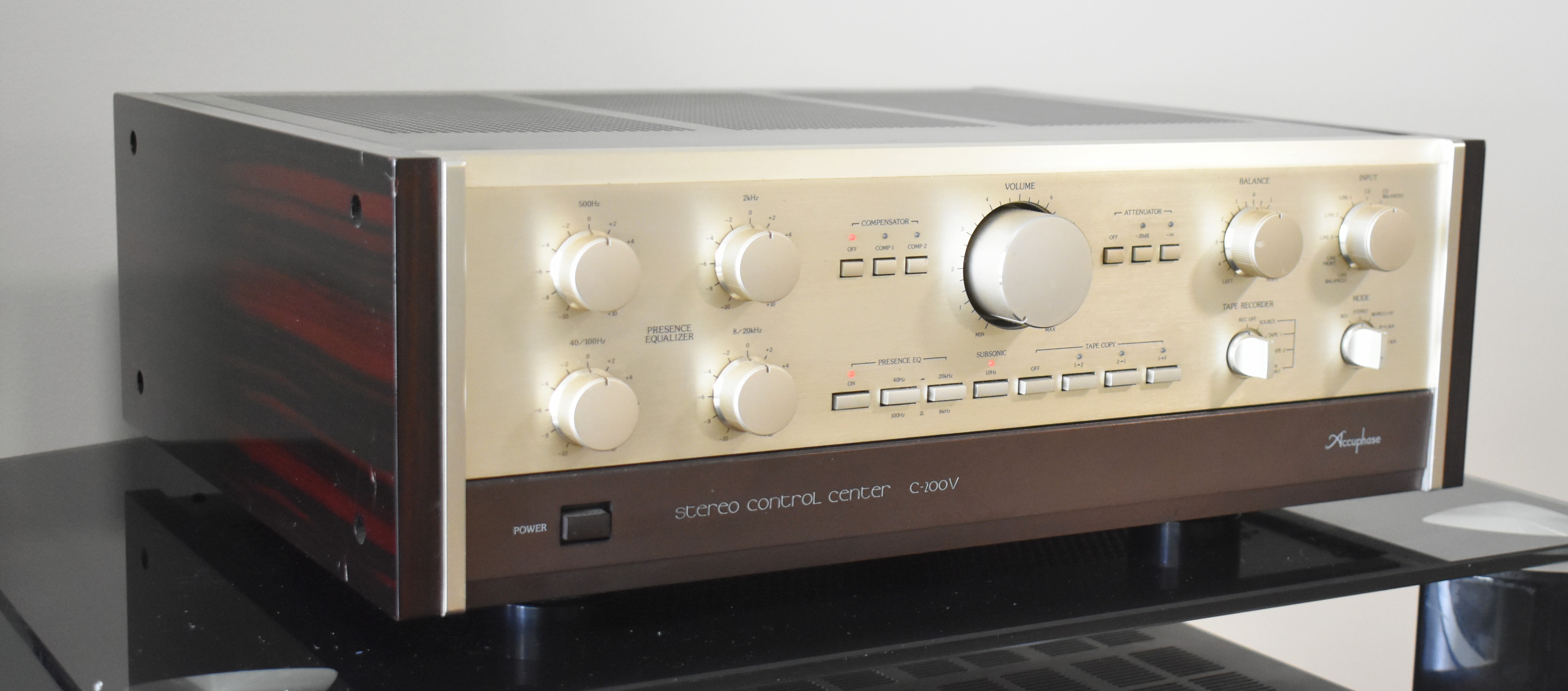 ACCUPHASE C-200V HIGH-END PREAMPLIFIER! - Stereo, Home Cinema ...