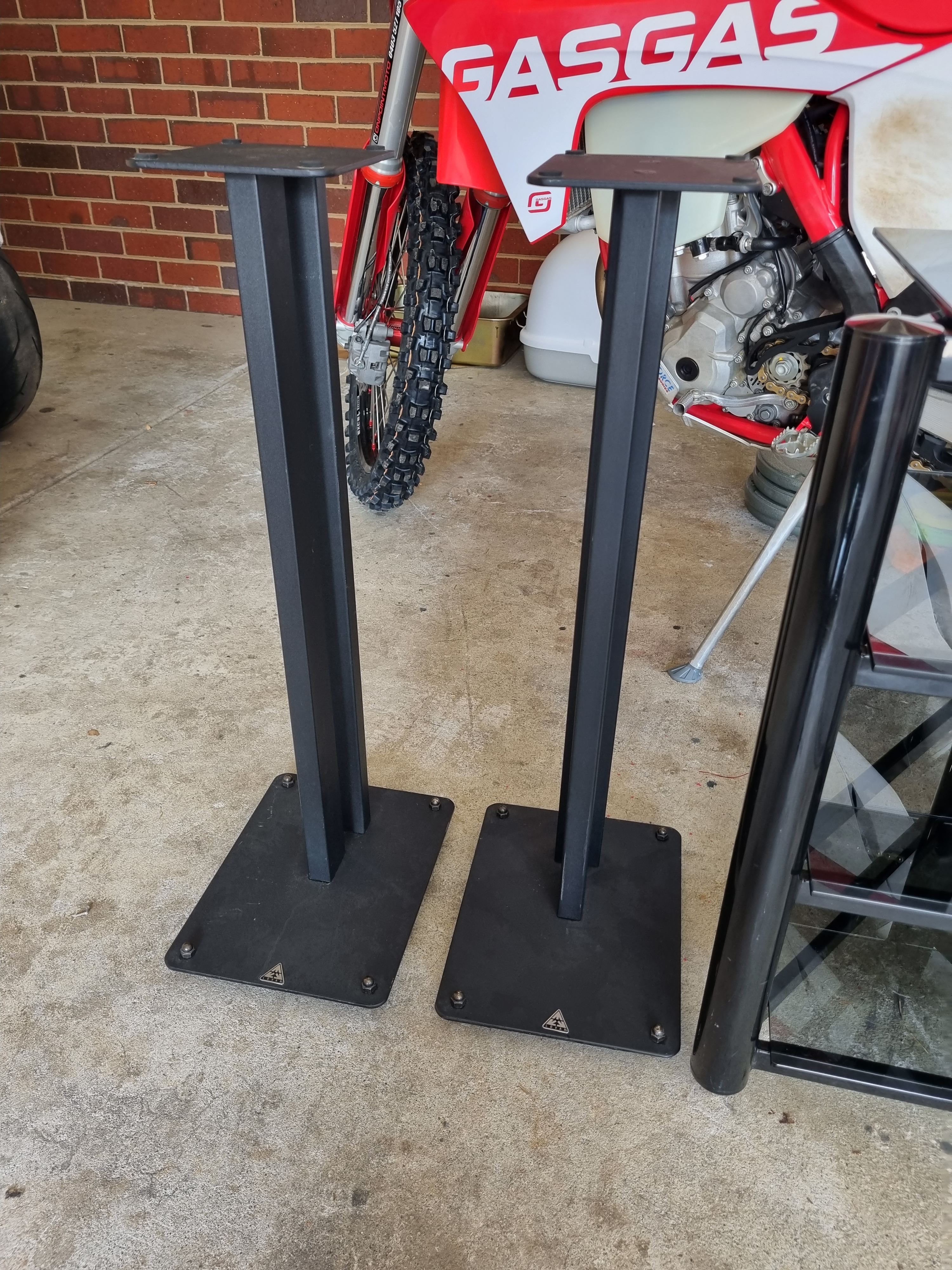 Lovan Bookshelf Stands - Hi-Fi and Cinema Cables & Accessories - StereoNET