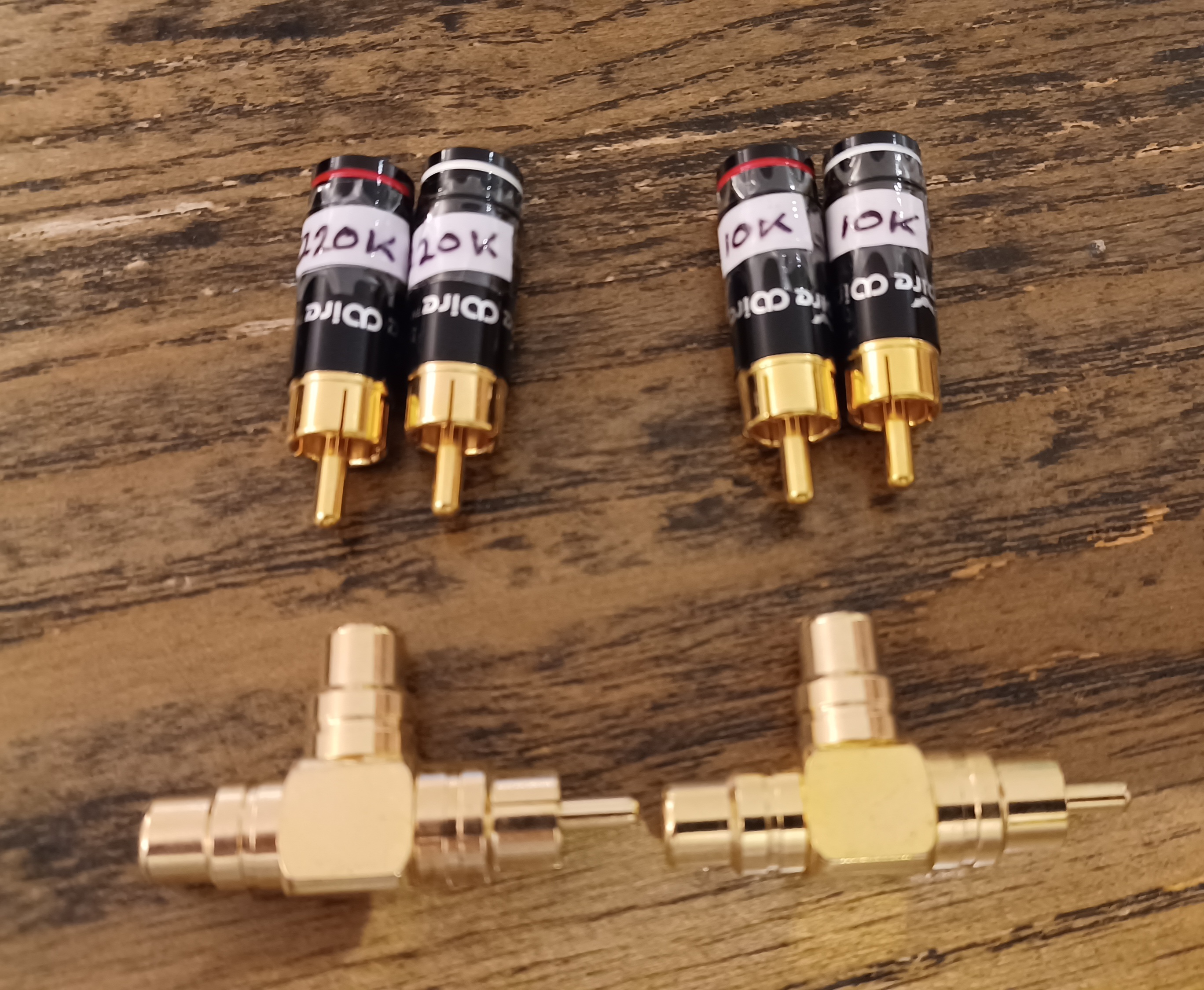 Cartridge loading plugs - Hi-Fi and Cinema Cables & Accessories - StereoNET