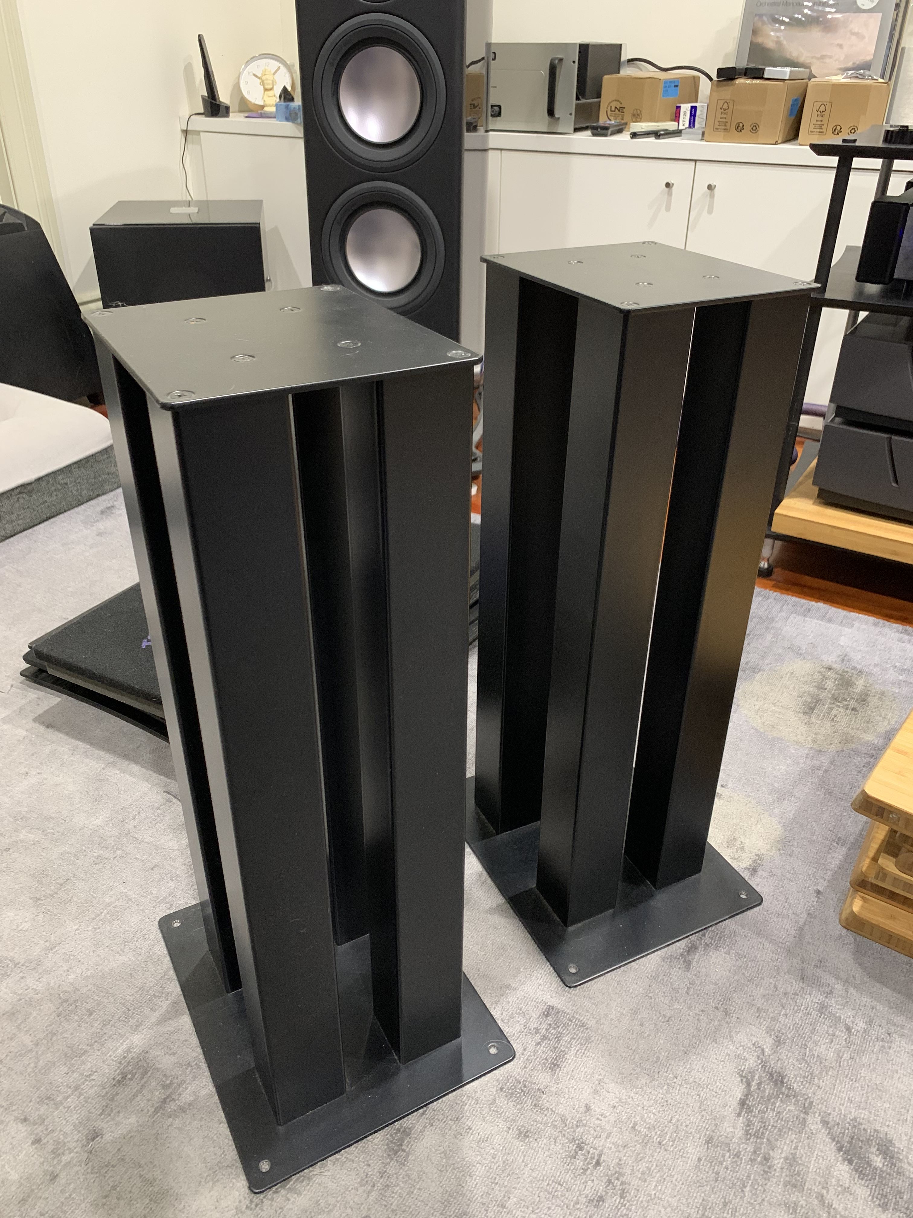 Speaker stands - Hi-Fi and Cinema Cables & Accessories - StereoNET