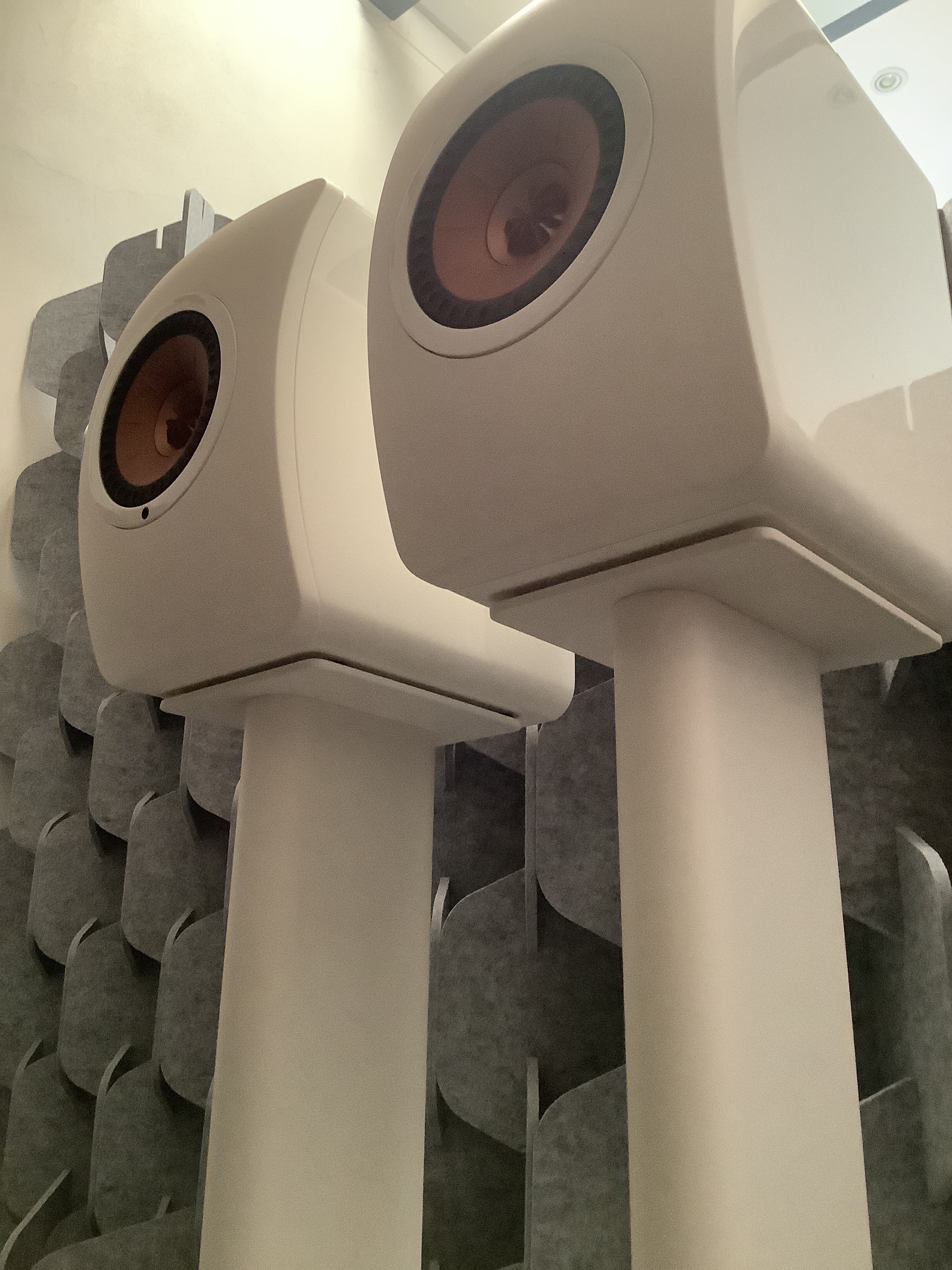 KEF LS50W + matching KEF Performance stands - Stereo, Home Cinema ...