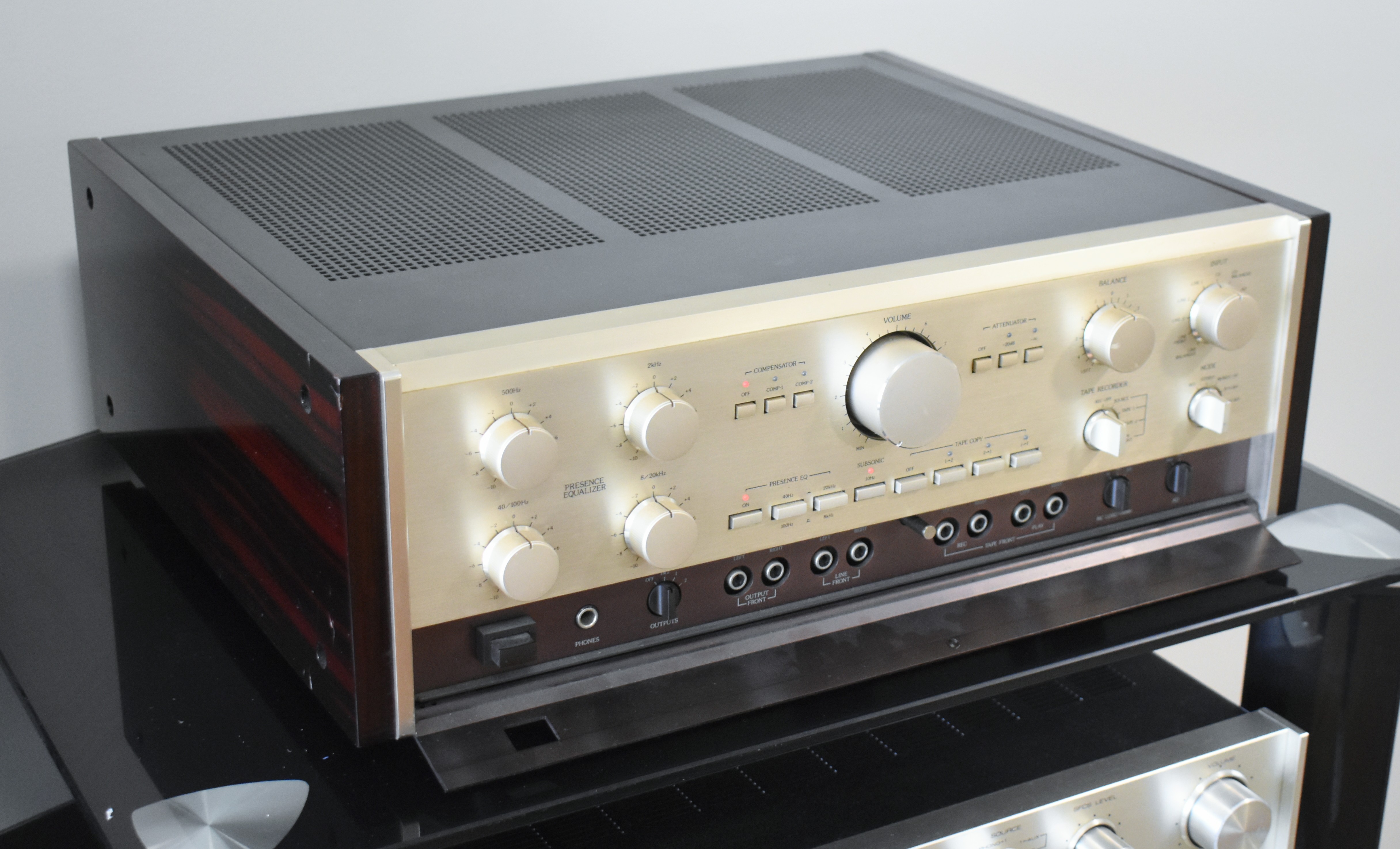 ACCUPHASE C-200V HIGH-END PREAMPLIFIER! - Stereo, Home Cinema ...