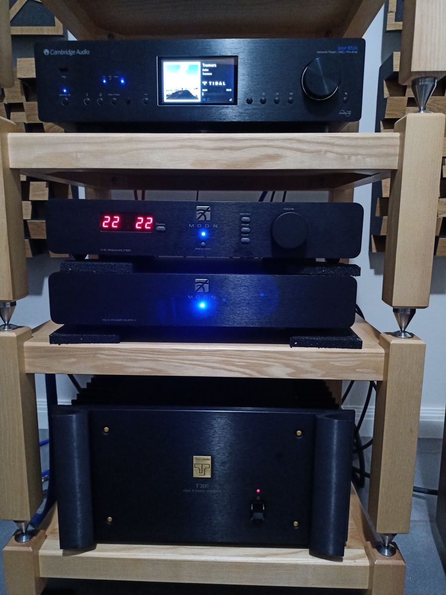 SOLD ELSEWHERE: Moon P5 preamp |﻿ Stereo, Home Cinema, Headphones ...