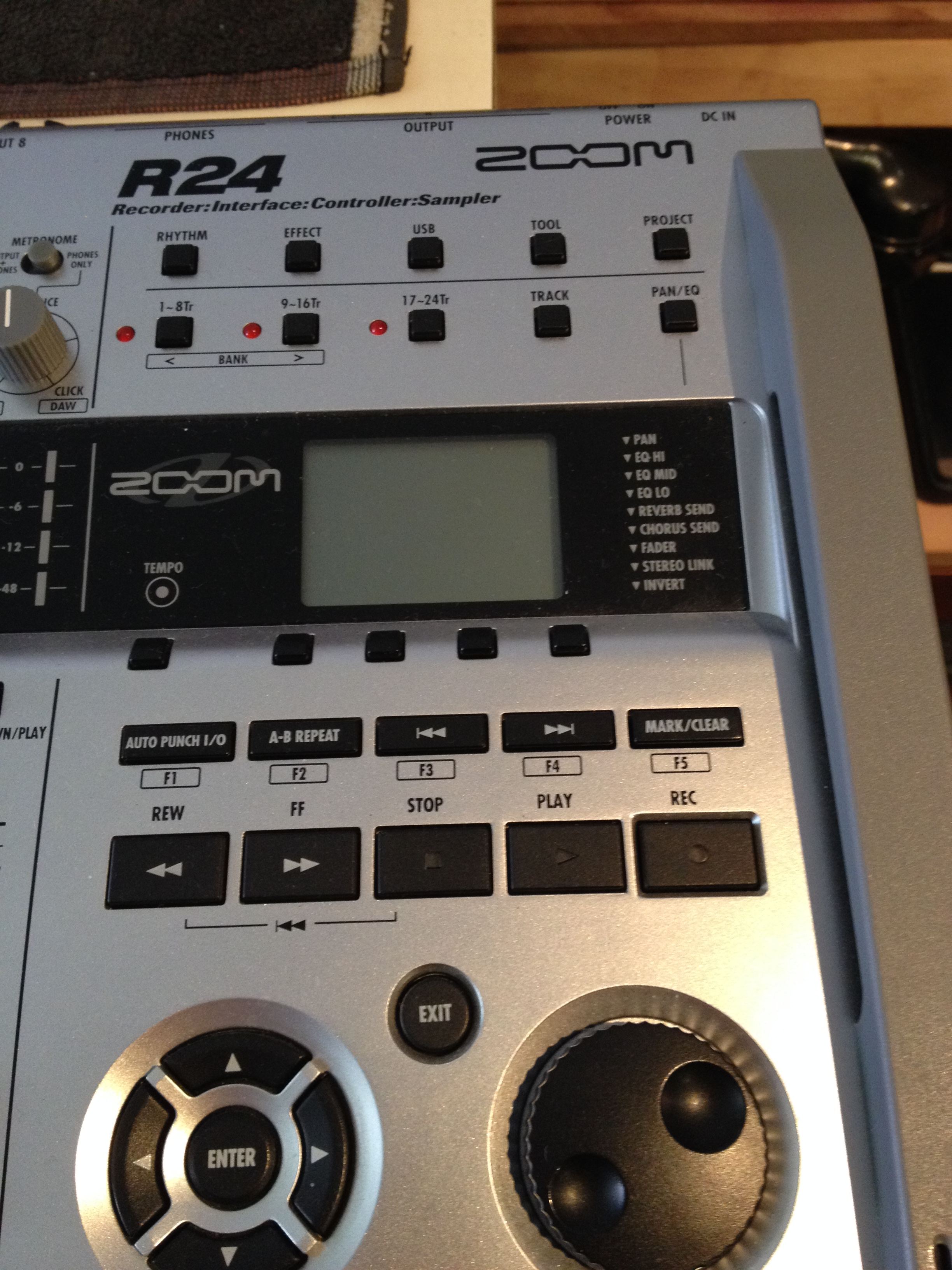 ZOOM R24 Recorder:Interface:controller:sampler _REDUCED - Classifieds - All Other - StereoNET