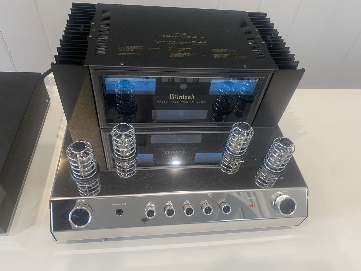 McIntosh MA352 Integrated Amplifier - Stereo, Home Cinema, Headphones ...