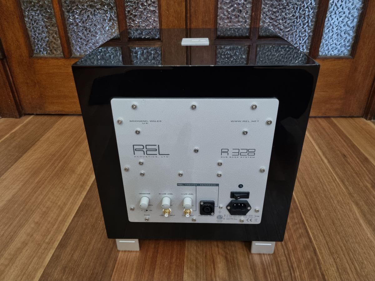 REL R328 Subwoofer - Stereo, Home Cinema, Headphones Components - StereoNET
