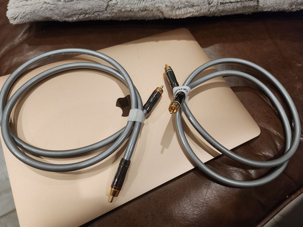 QED Performance 40i RCA cables - 1 metre pair - Hi-Fi and Cinema Cables ...
