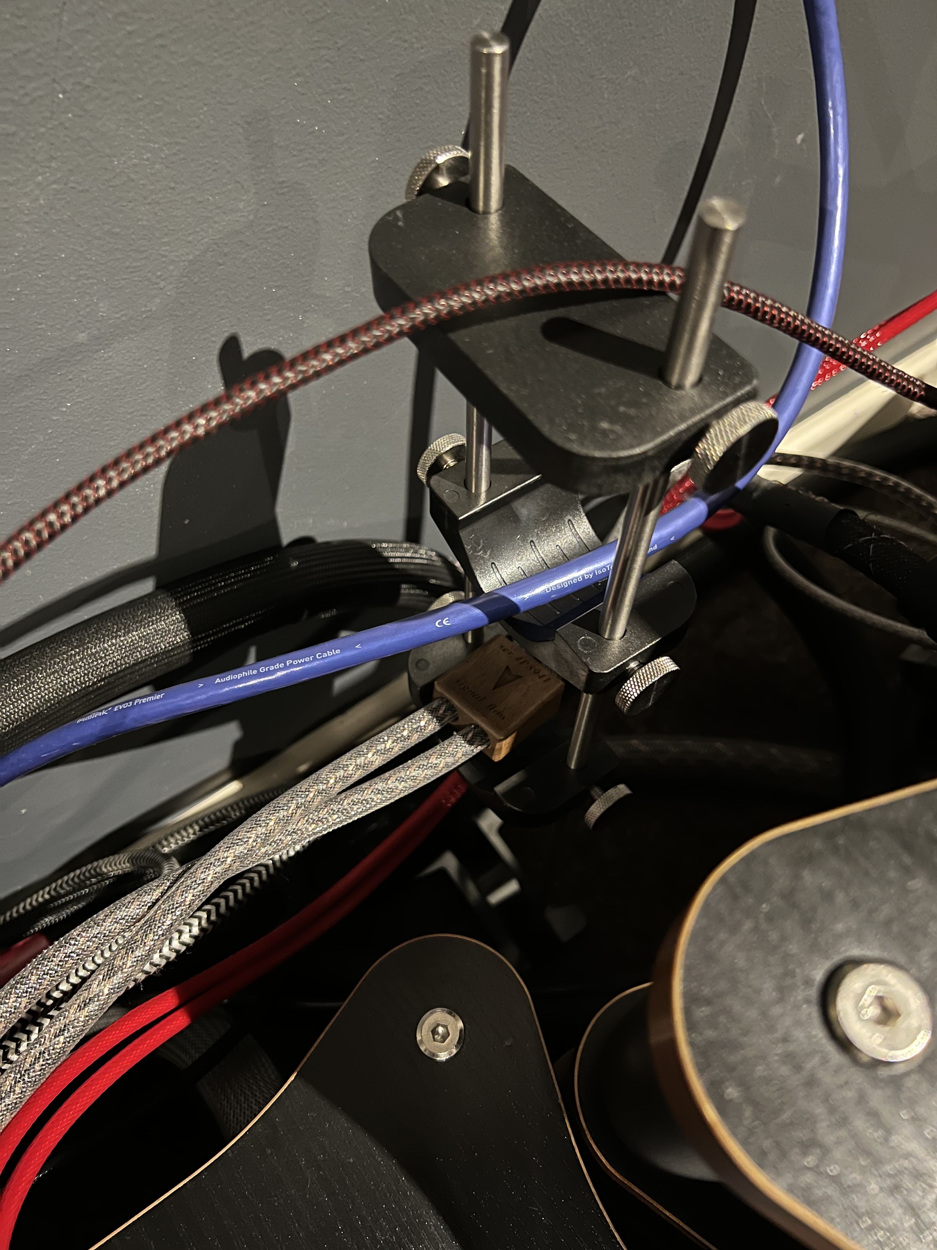 38cm height 3 shelves heavy cable rack |﻿ Hi-Fi and Cinema Cables ...