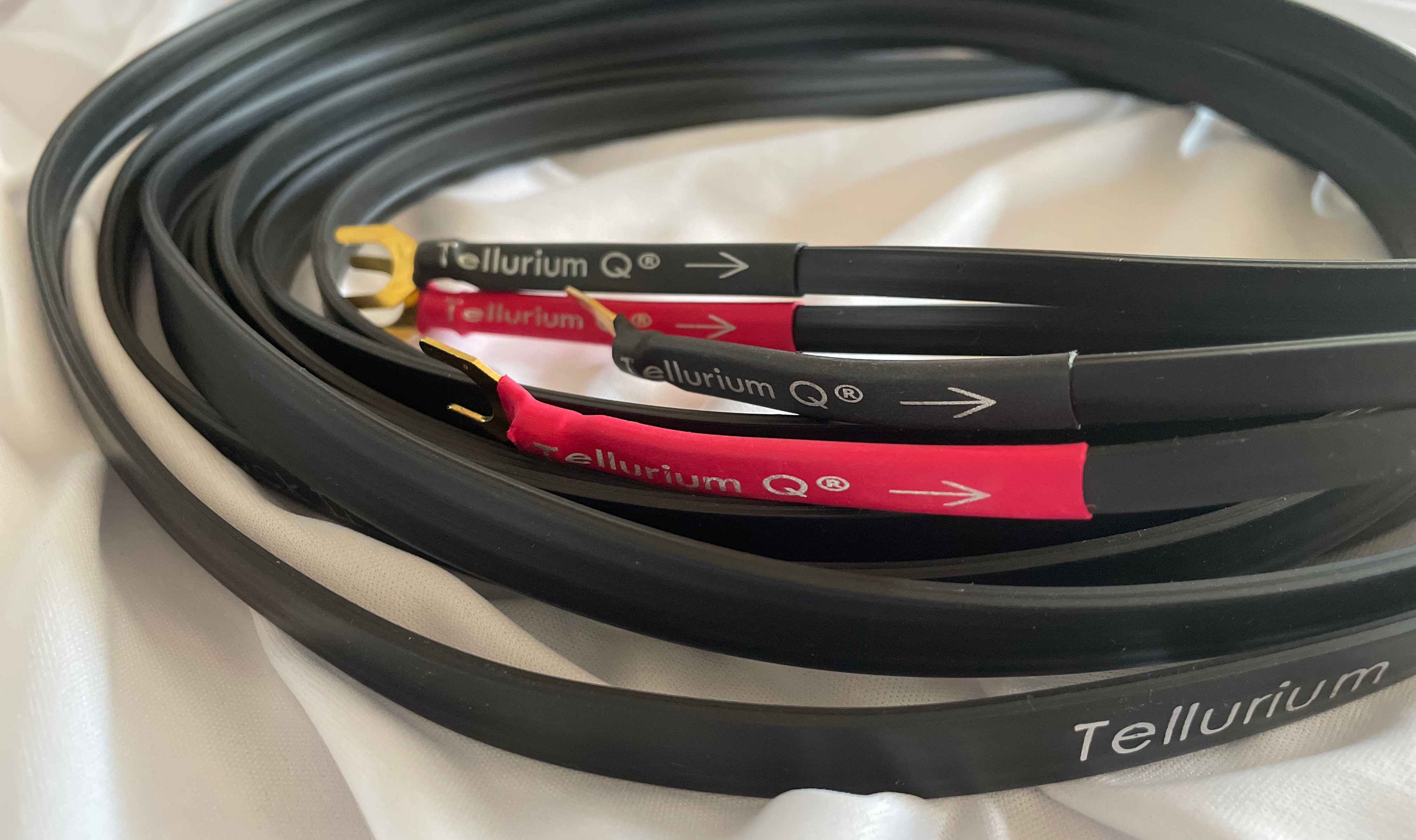 Tellurium Q Black II Speaker Cable - 3m with Spades - Hi-Fi and Cinema ...