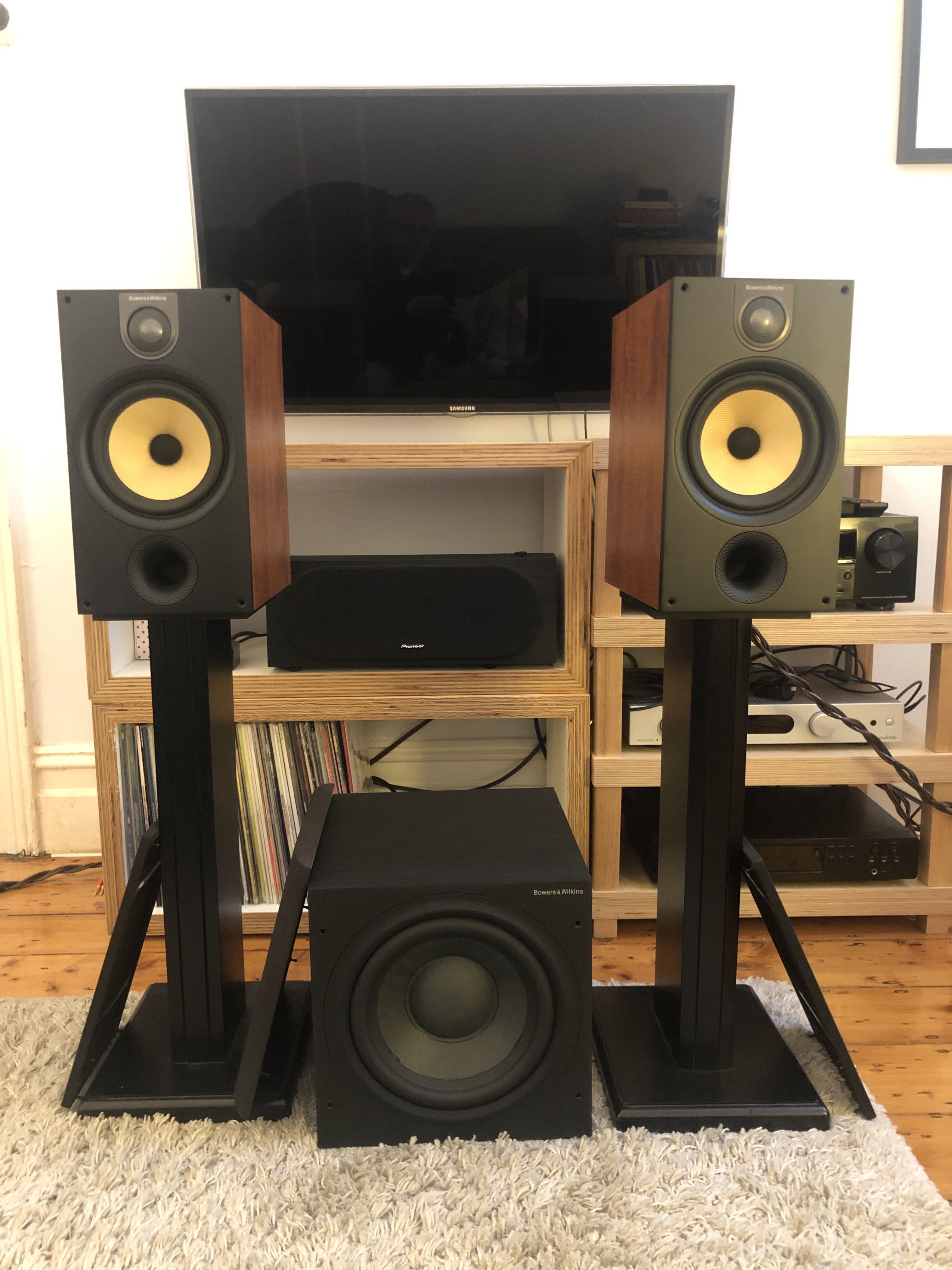 Bowers & Wilkins 685 S2 speakers and Bowers & Wilkins ASW610 - Stereo ...