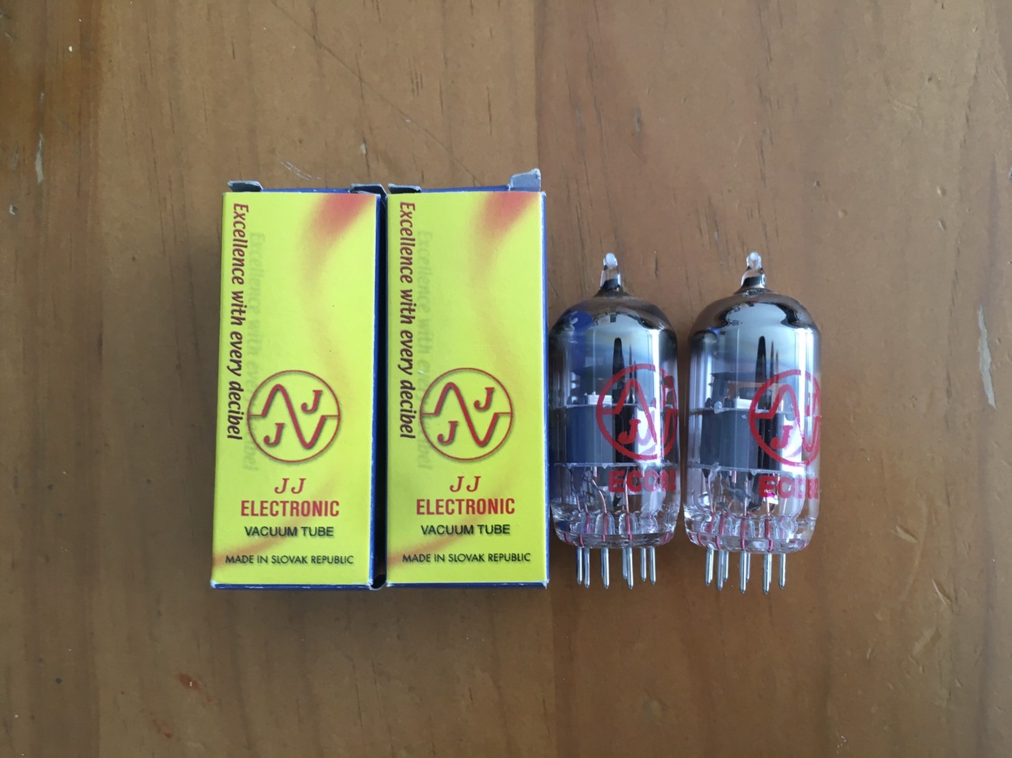 JJ 12au7 Ecc82 a pair - Hi-Fi and Cinema Cables & Accessories - StereoNET