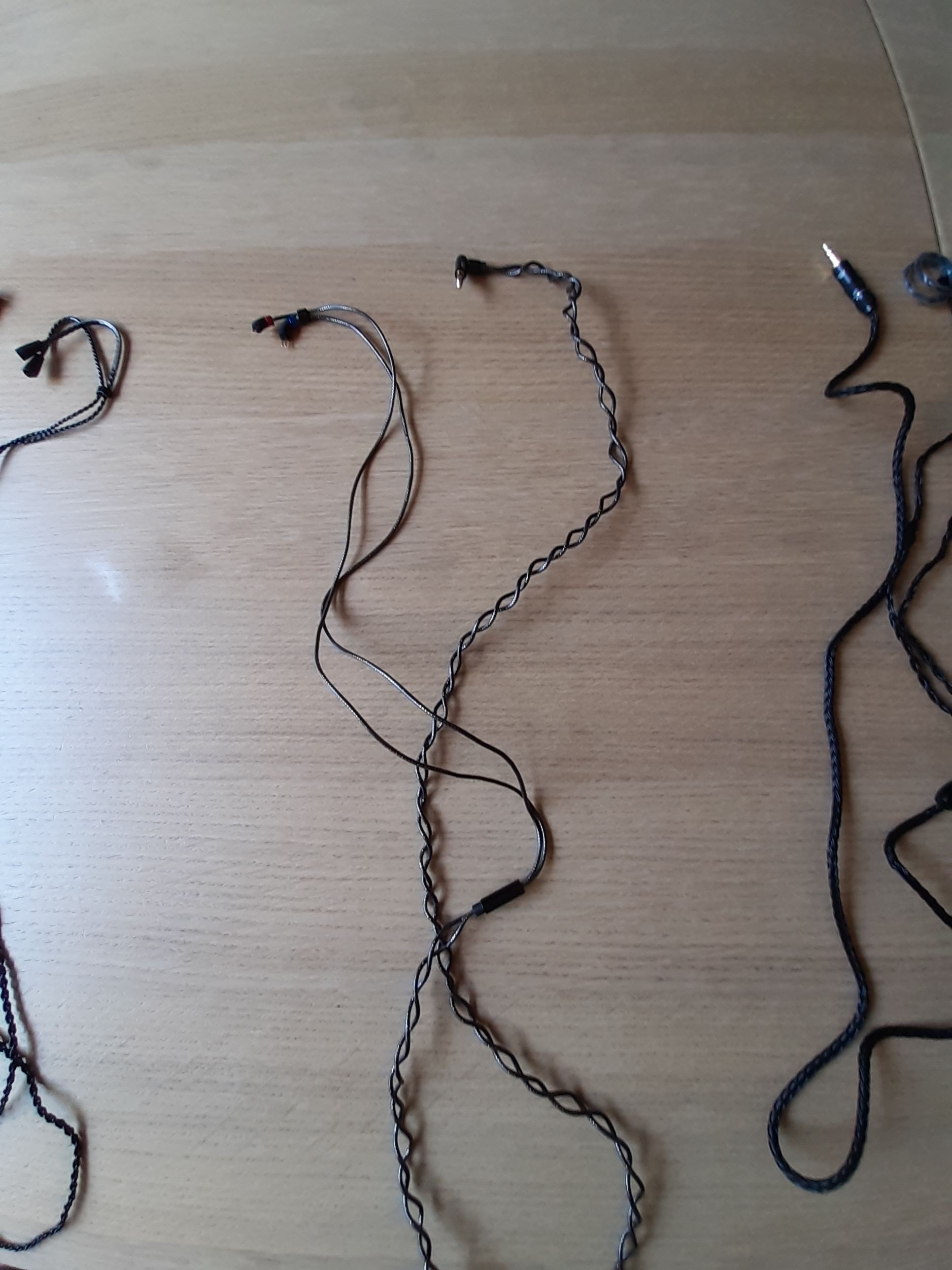 Various Iem Cables - Hi-Fi and Cinema Cables & Accessories - StereoNET