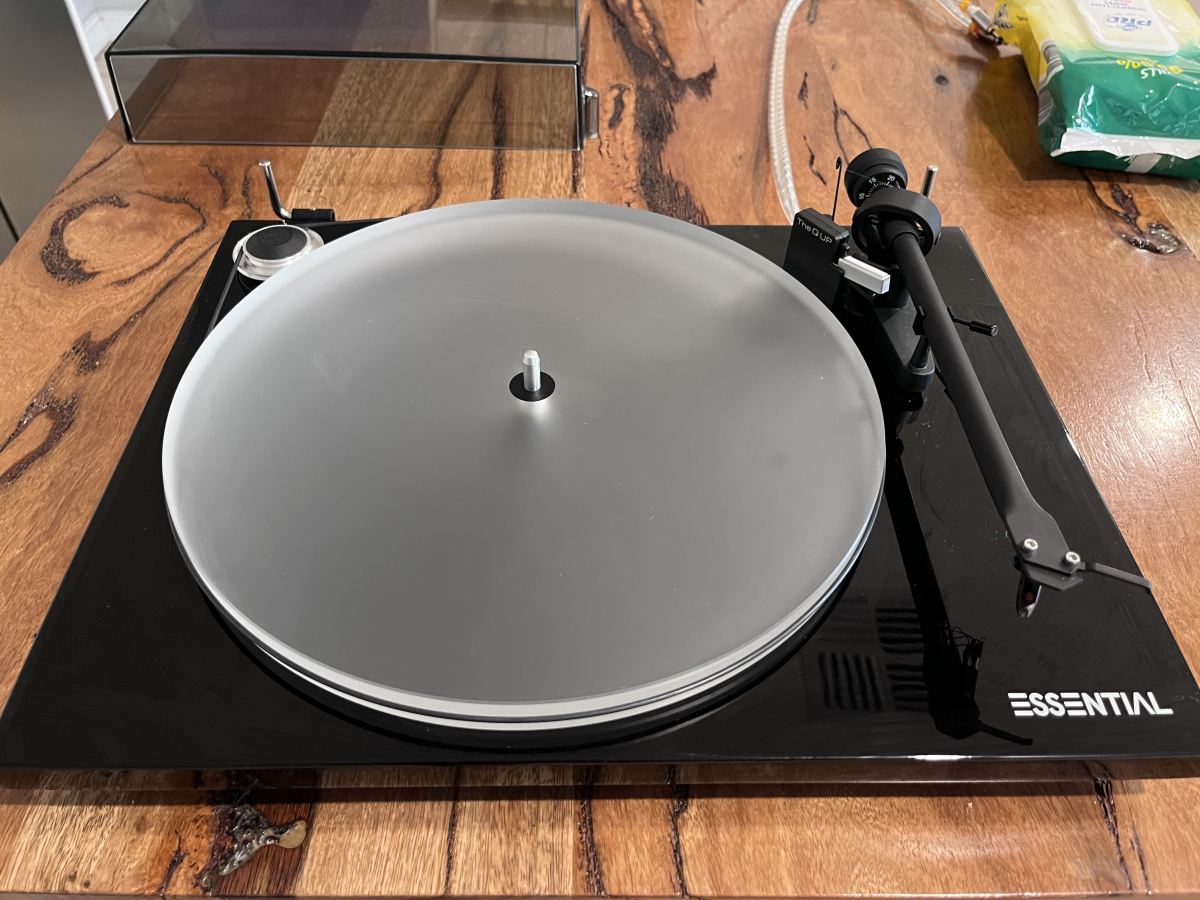 Pro-Ject Essential 3 turntable with upgrades - Stereo, Home Cinema ...