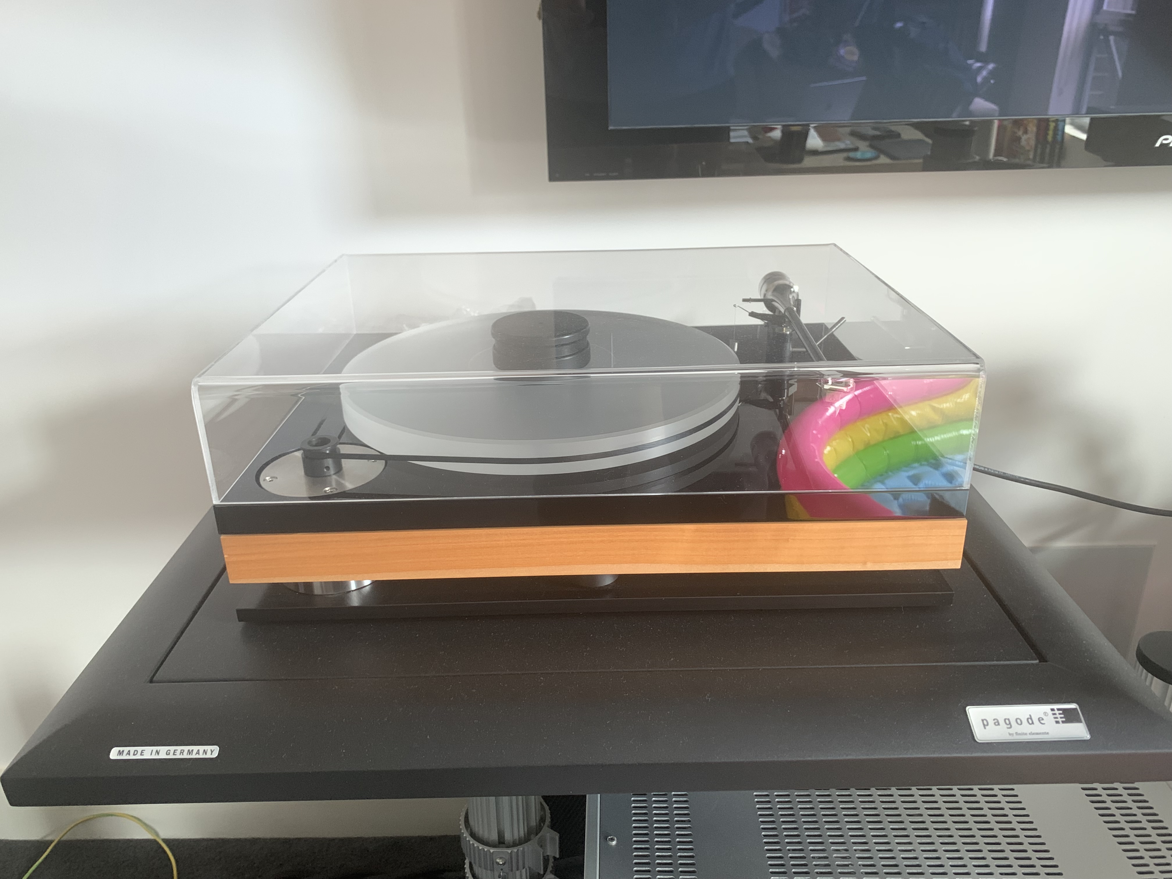 Finite Elemente Pagode Signature Wall Turntable Shelf Rack - Hi-Fi and ...