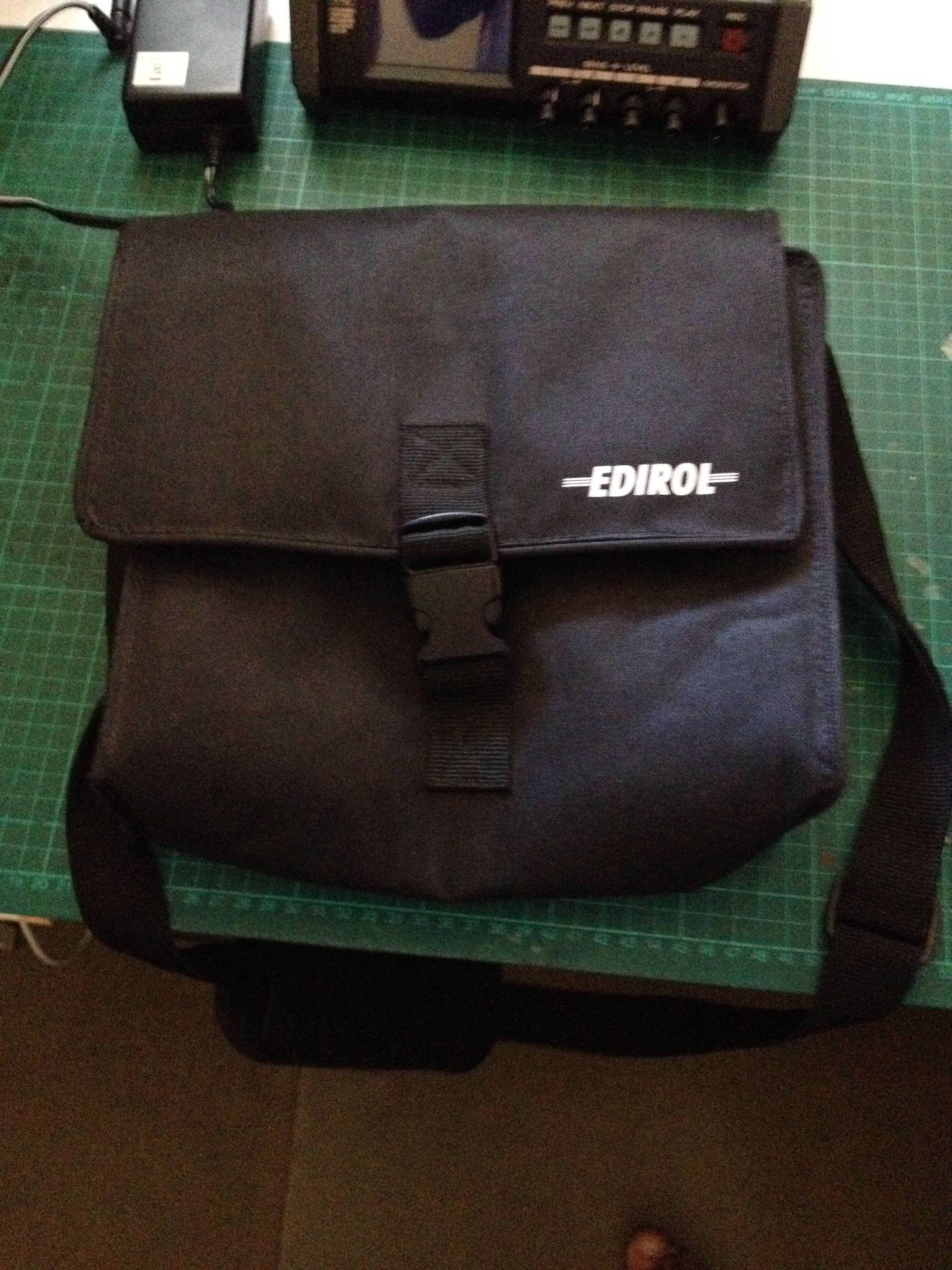 ROLAND EDIROL R4 PRO 4 ChannelRECORDER - Stereo, Home Cinema ...