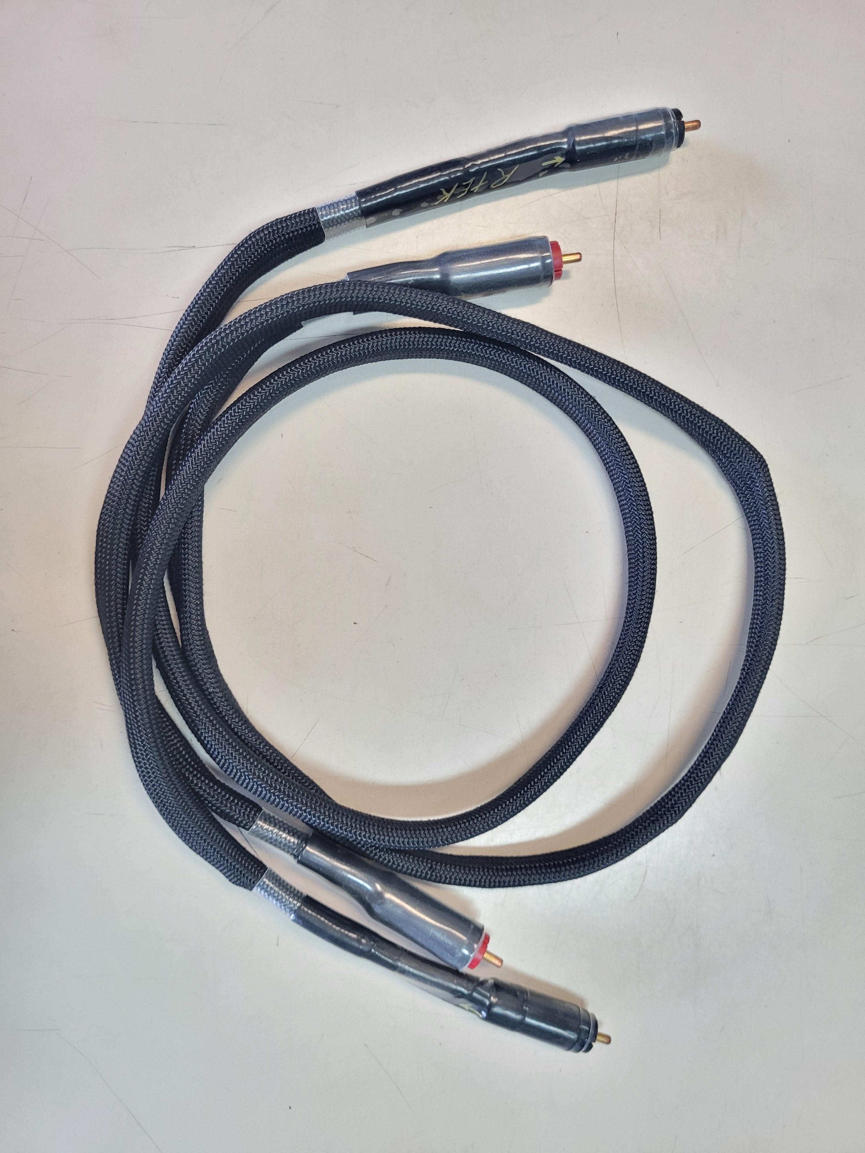 Lenehan Ribbontek RCA interconnect pair - Hi-Fi and Cinema Cables ...