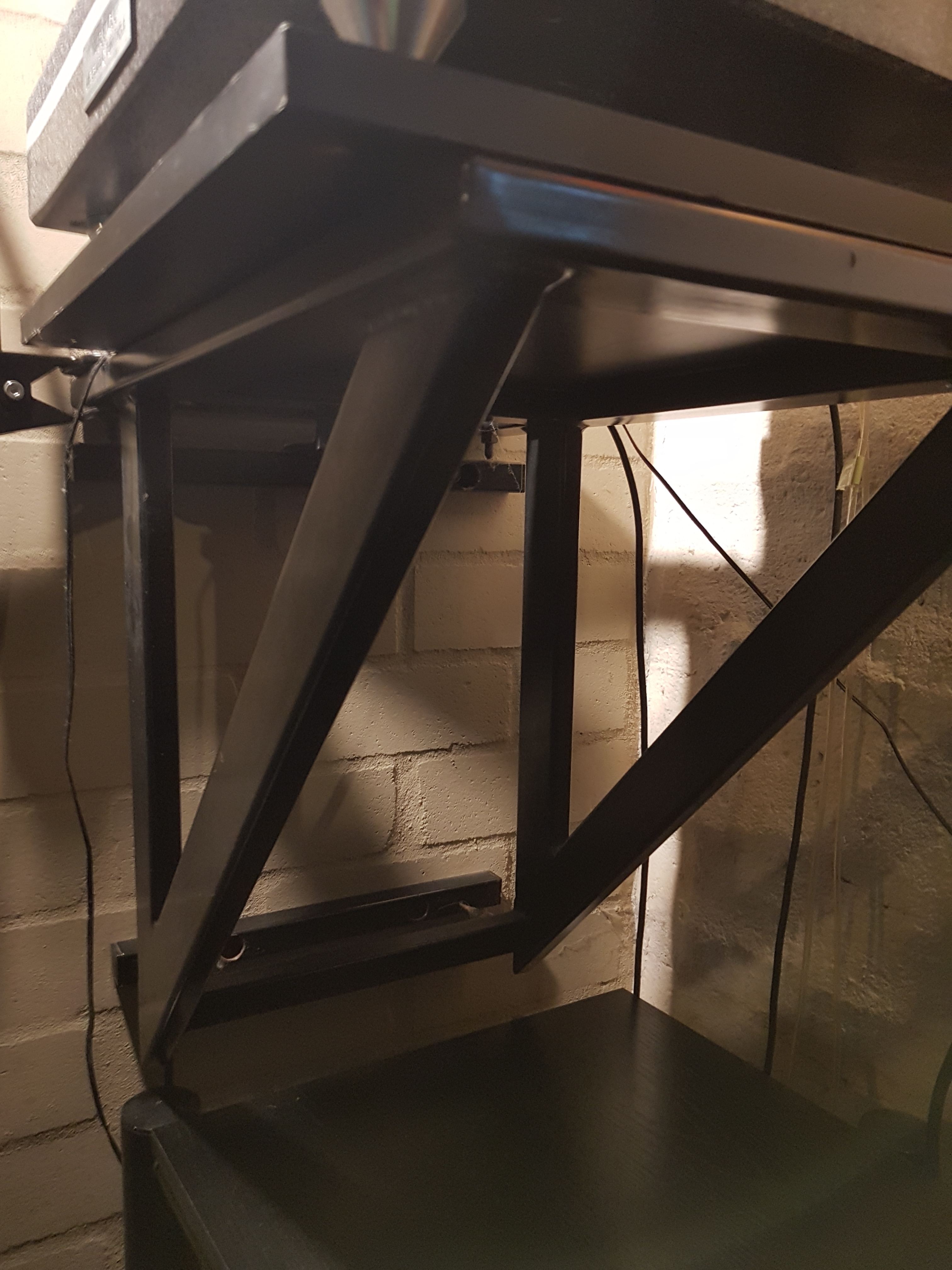 Maplenoll Ariadne Signature air-bearing turntable - Stereo, Home Cinema ...