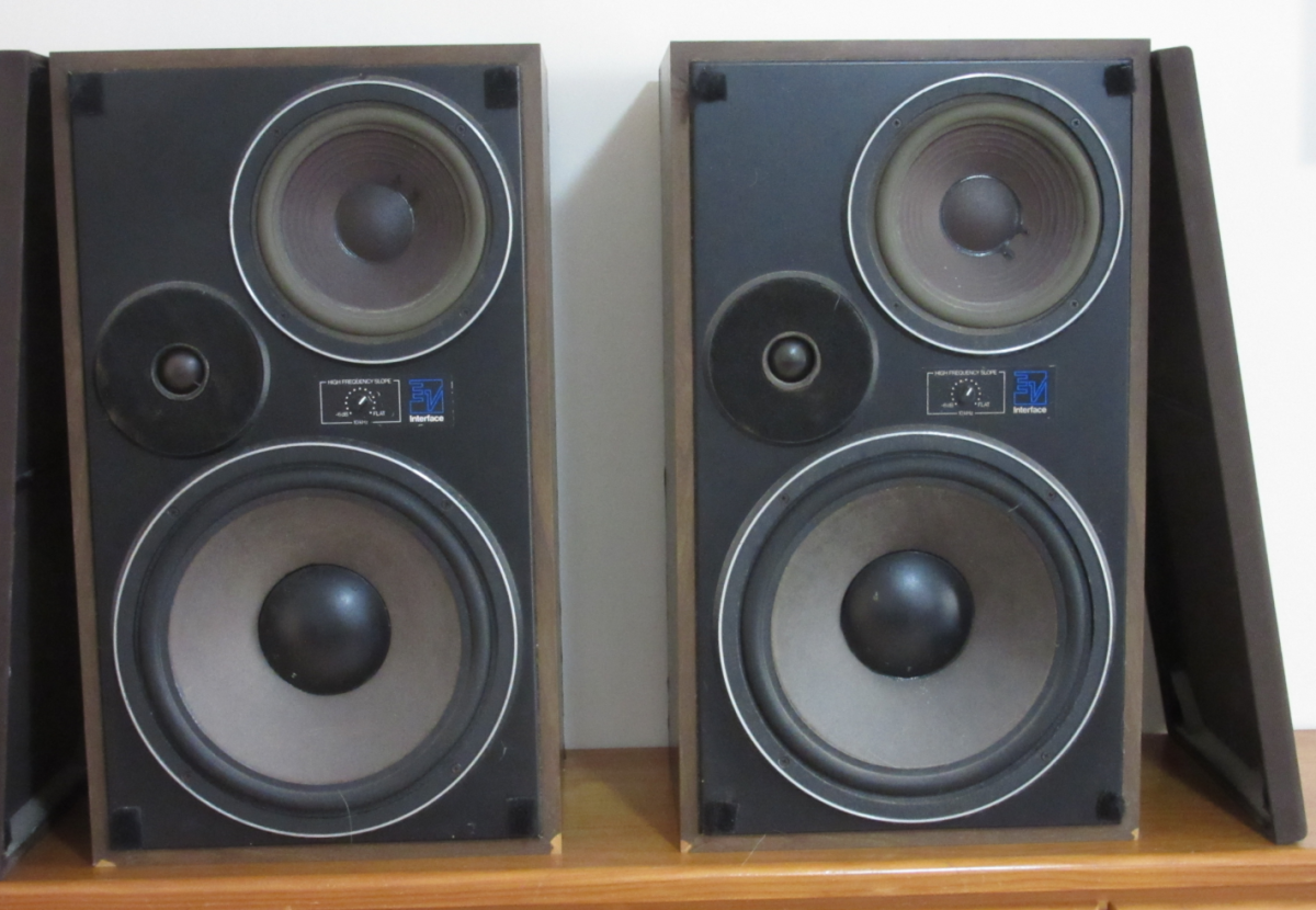 Electro Voice (EV) Interface 3 series II loudspeakers - Stereo, Home ...