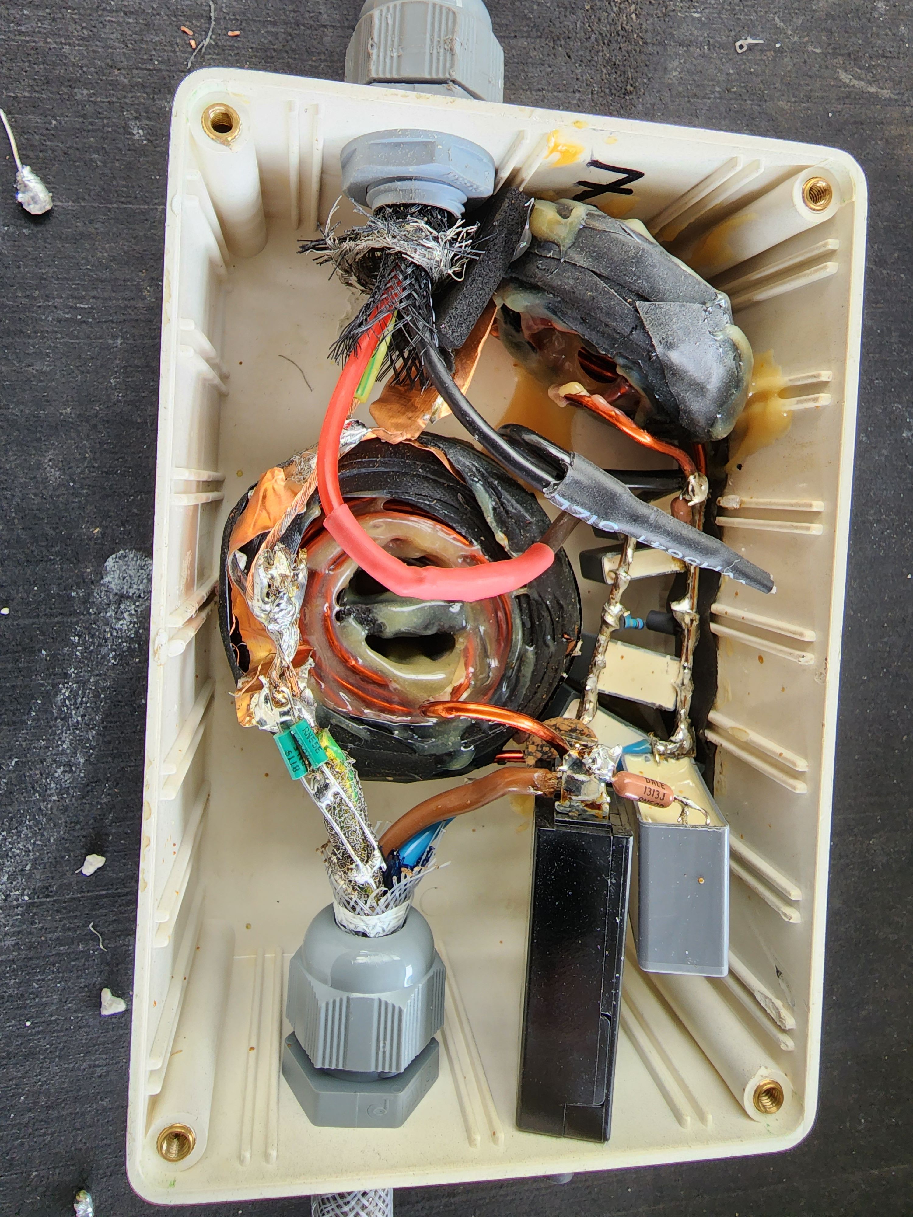 Gary Cawsey power filter 240v 50Hz 5Amp - Hi-Fi and Cinema Cables ...