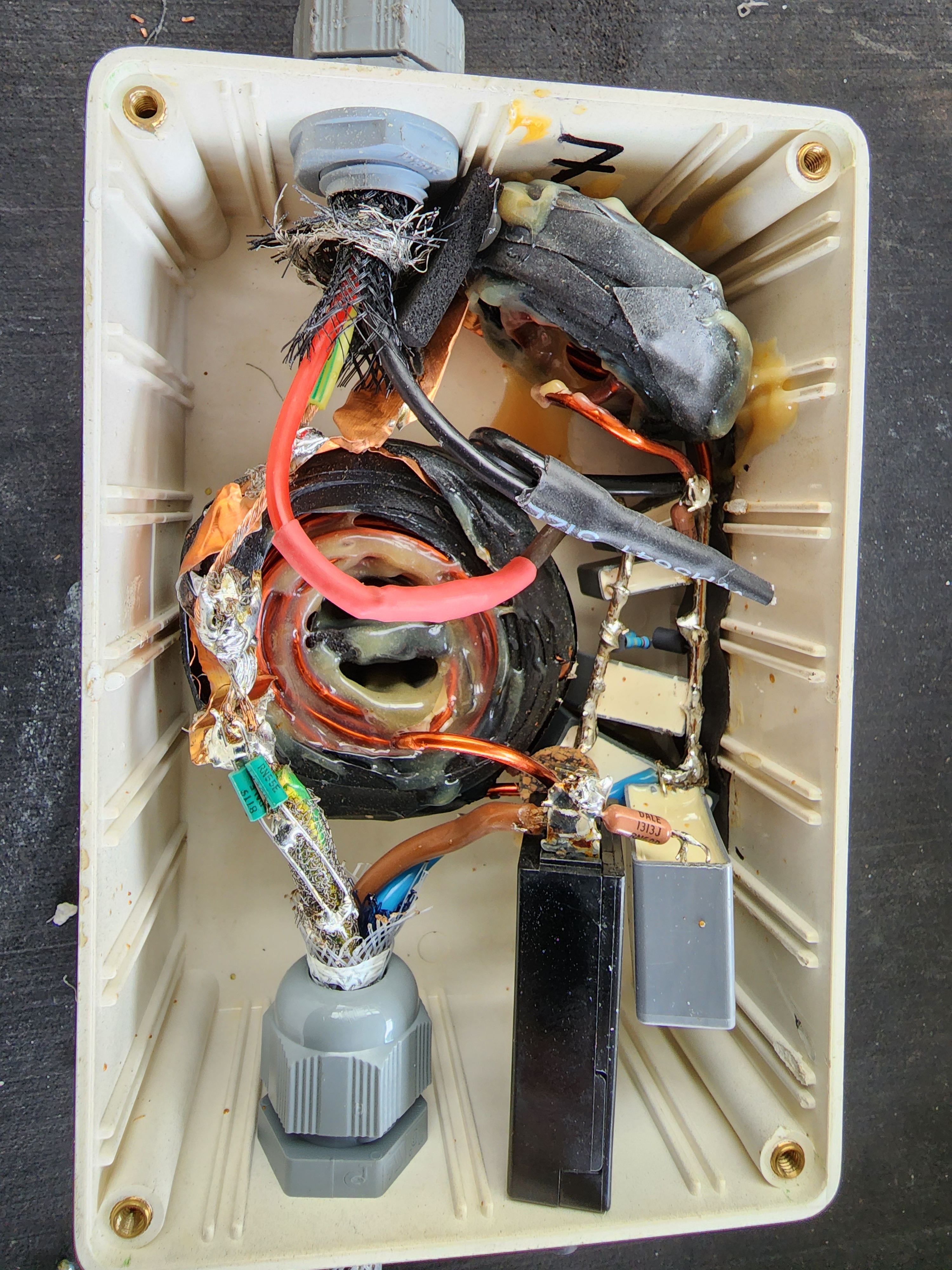 Gary Cawsey power filter 240v 50Hz 5Amp - Hi-Fi and Cinema Cables ...