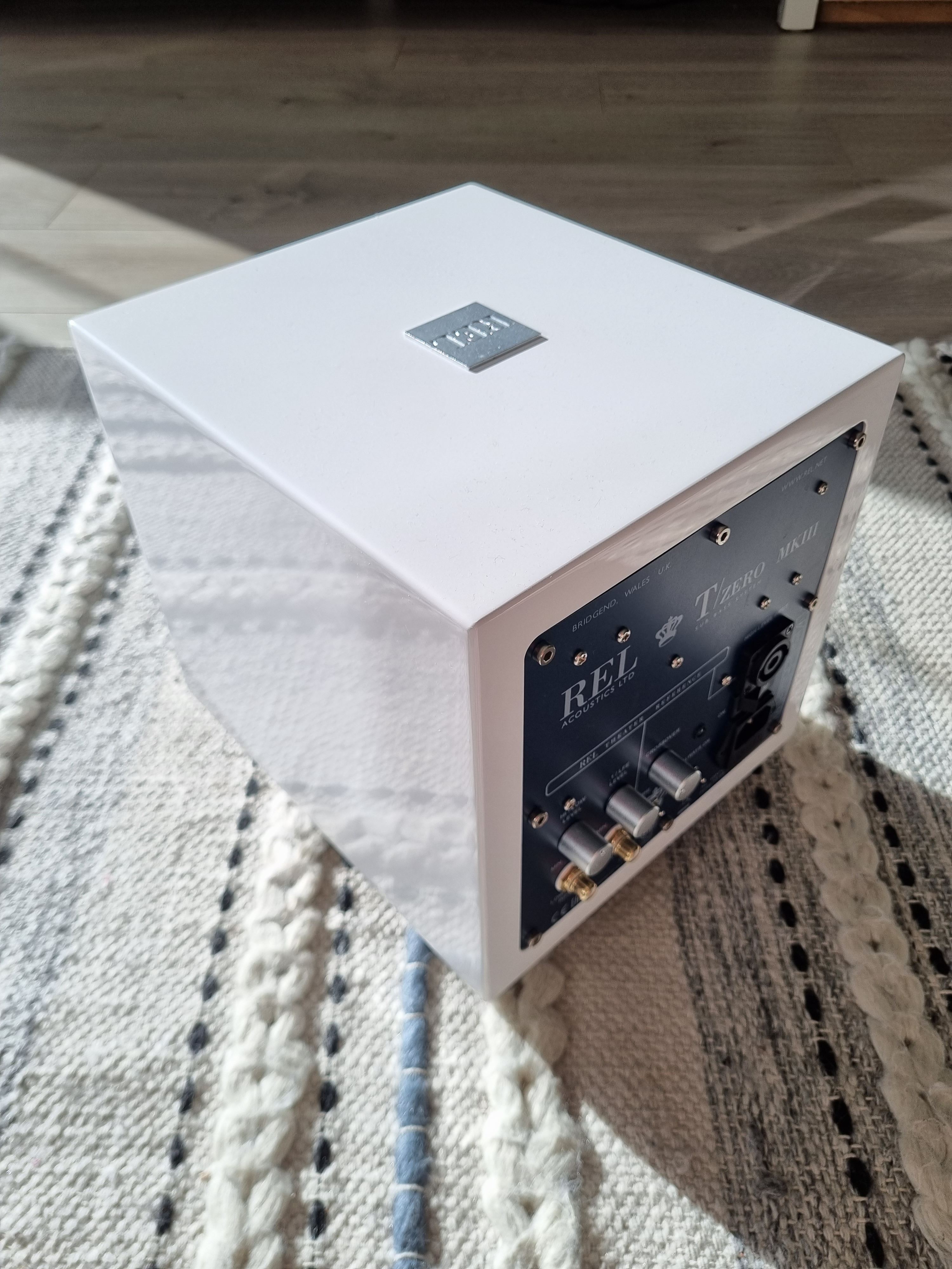 REL Tzero MKIII Subwoofer (Gloss White) - Stereo, Home Cinema ...