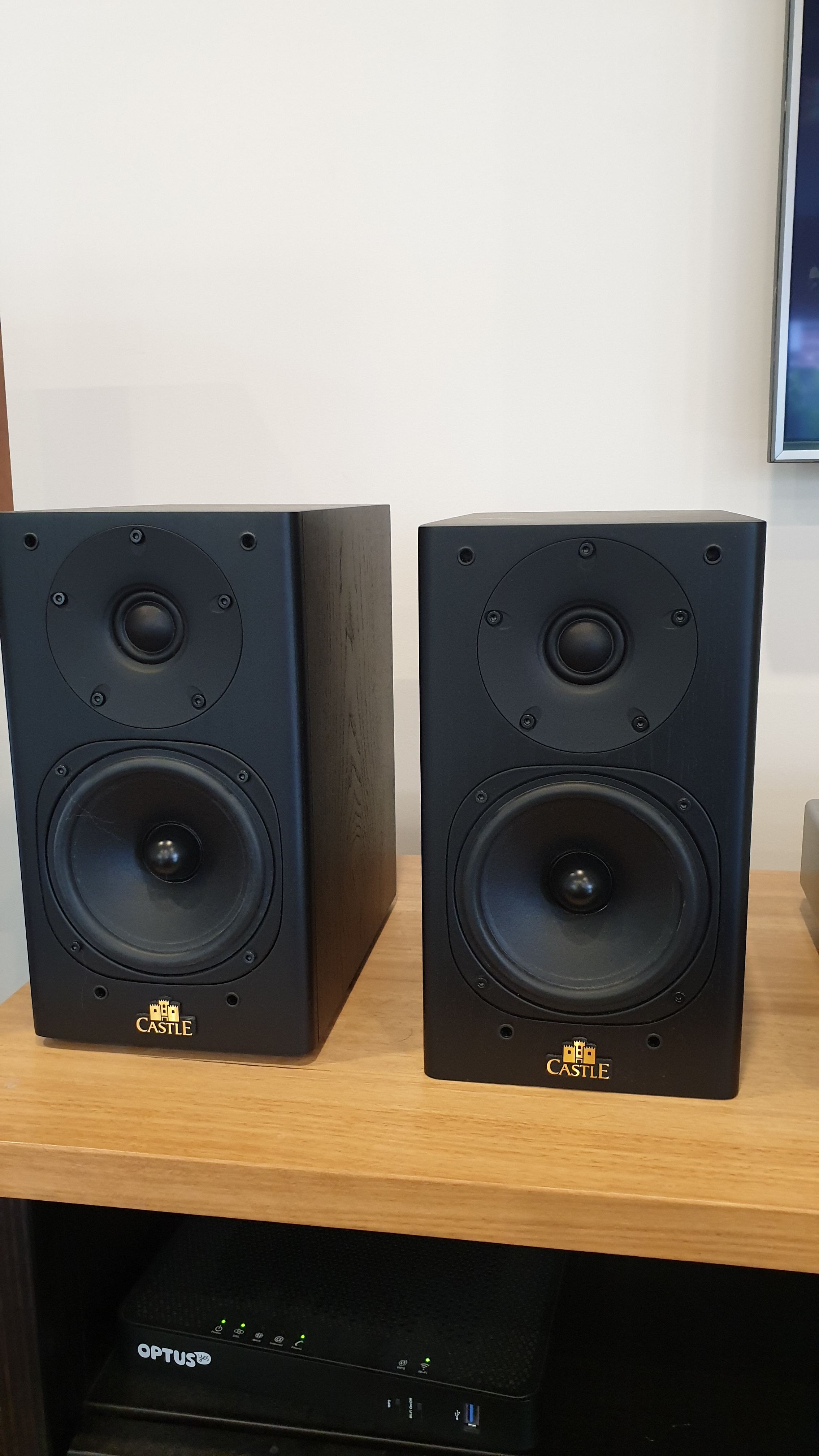 Castle Knight 1 - Stereo, Home Cinema, Headphones Components - StereoNET