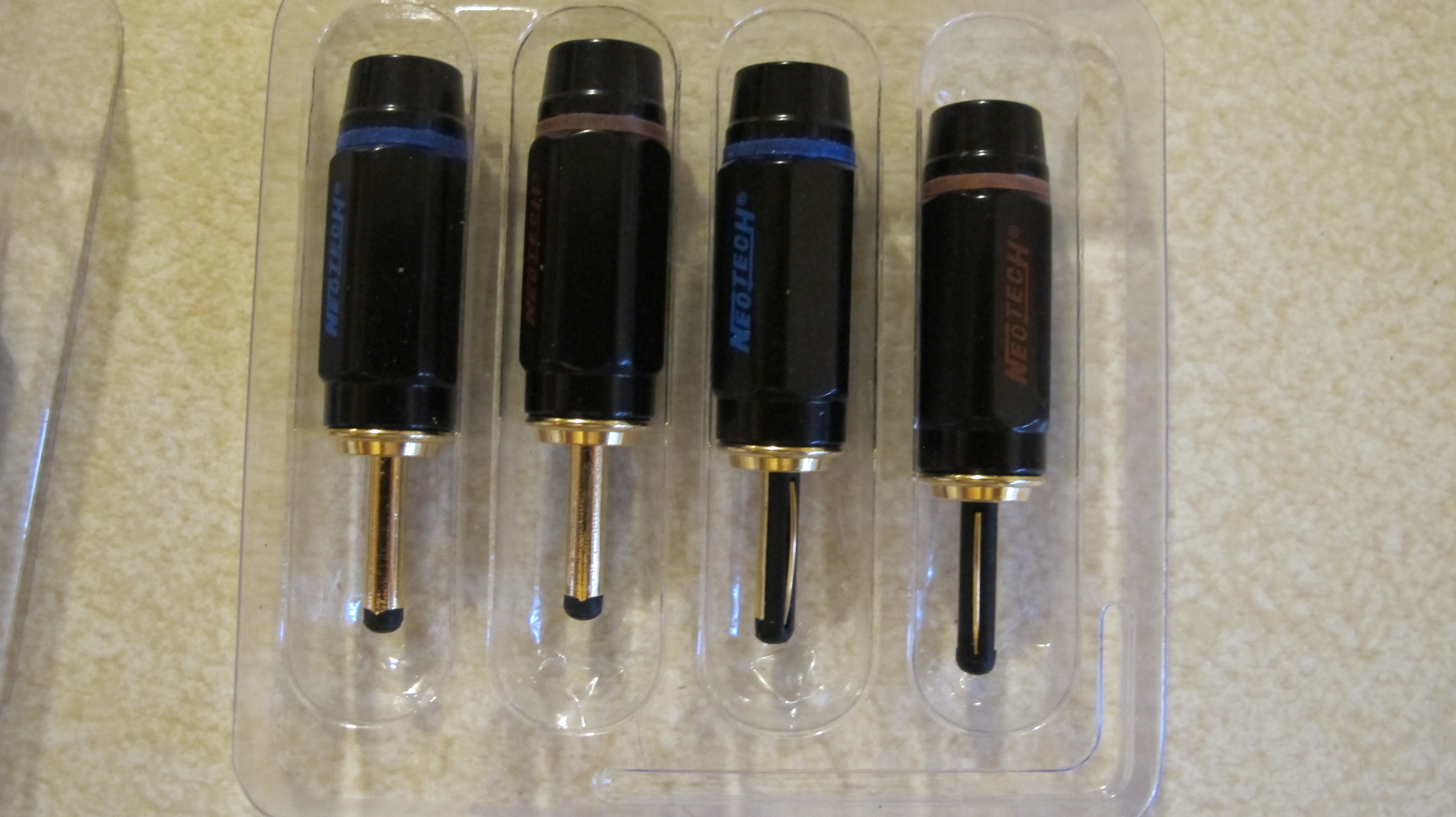 NEOTECH NCB-80 BANANA PLUGSX 8 - Hi-Fi and Cinema Cables & Accessories ...