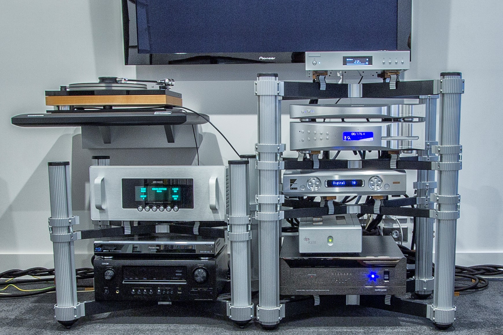 Finite Elemente Pagode Signature Wall Turntable Shelf Rack - Hi-Fi and ...