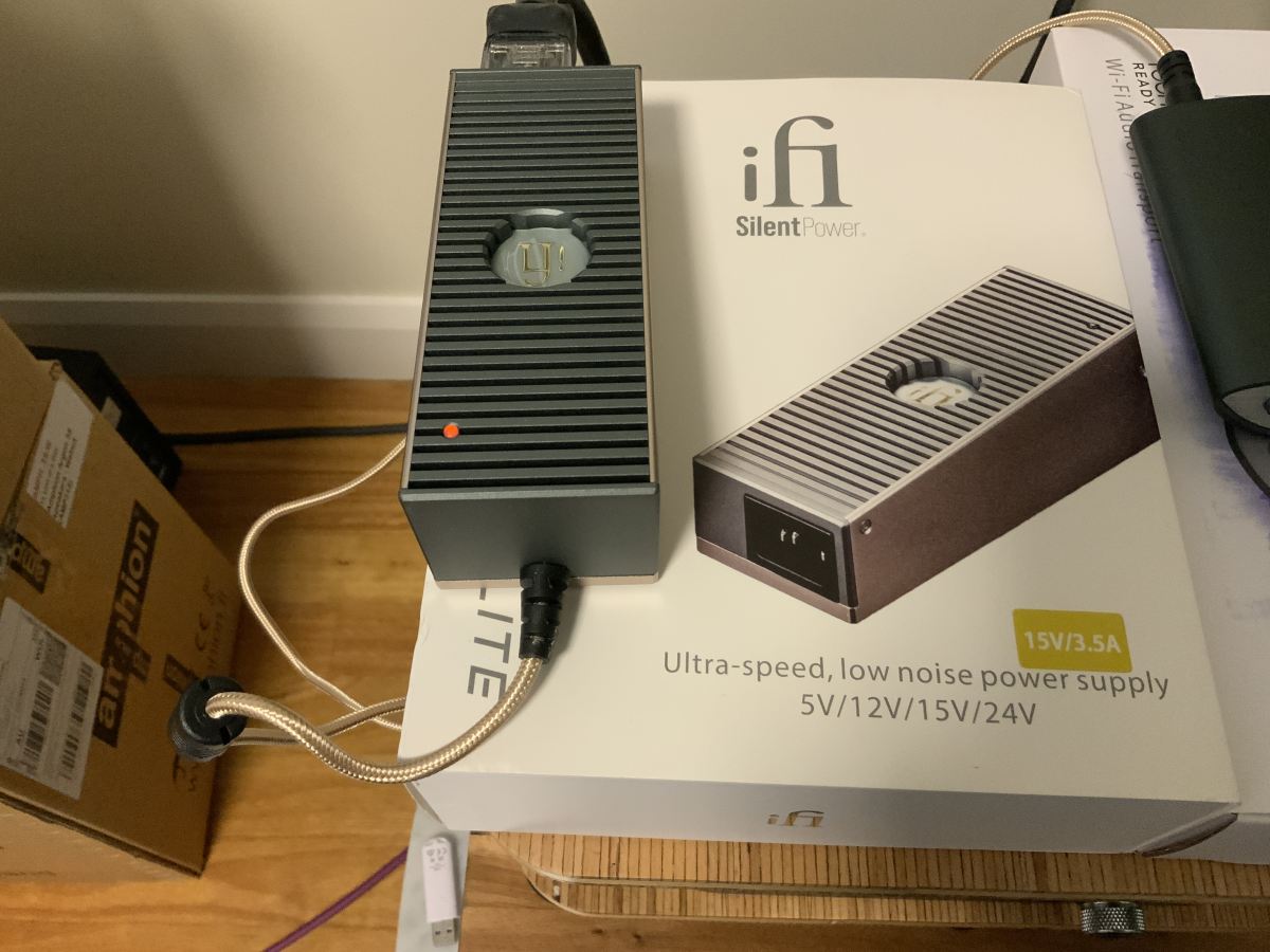 IFI Audio IPower Elite 15v Power supply. - Hi-Fi and Cinema Cables & Accessories - StereoNET