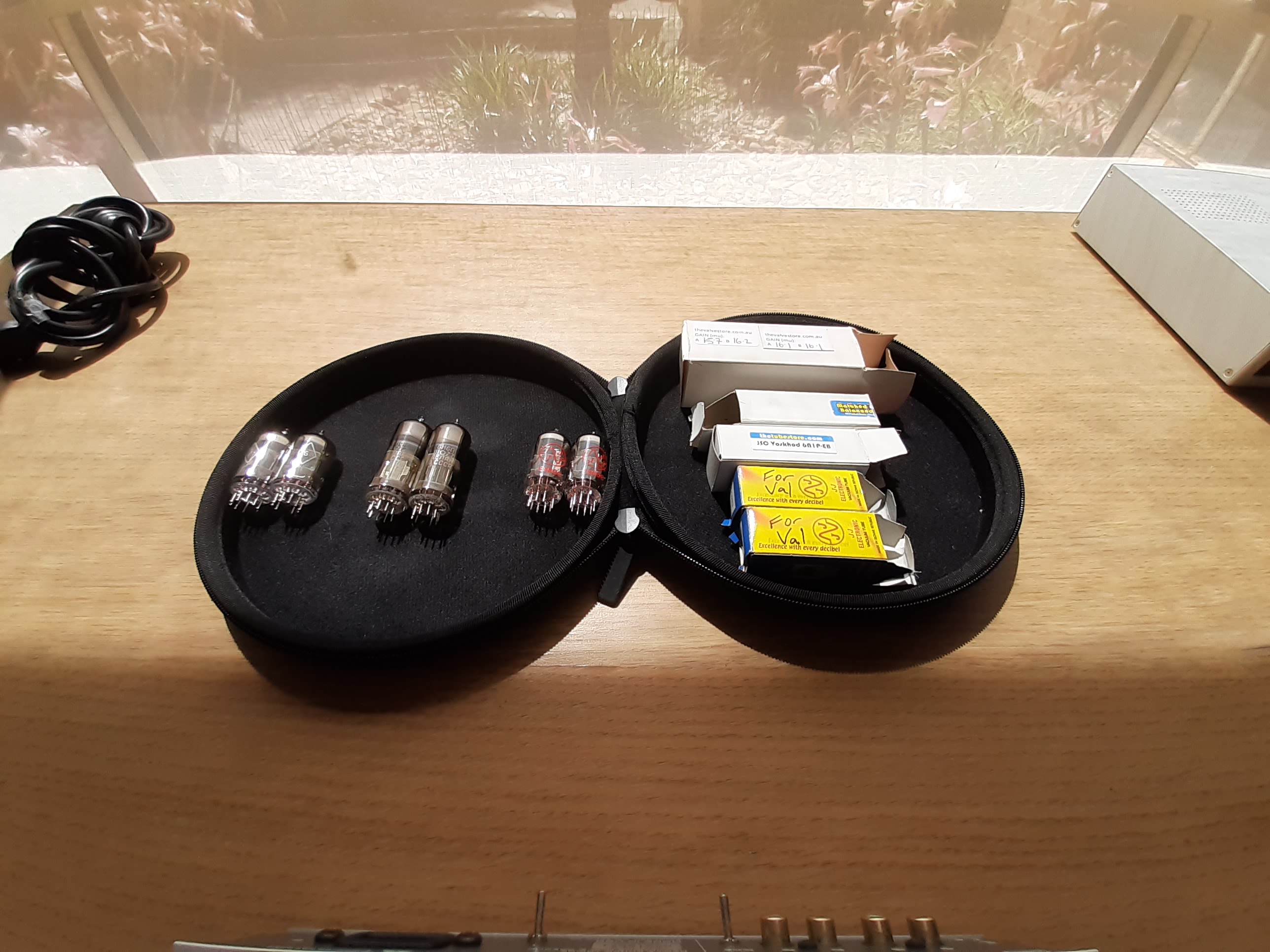 Schiit Valhalla 2 - OTL Headphone Amplifier - Stereo, Home Cinema ...